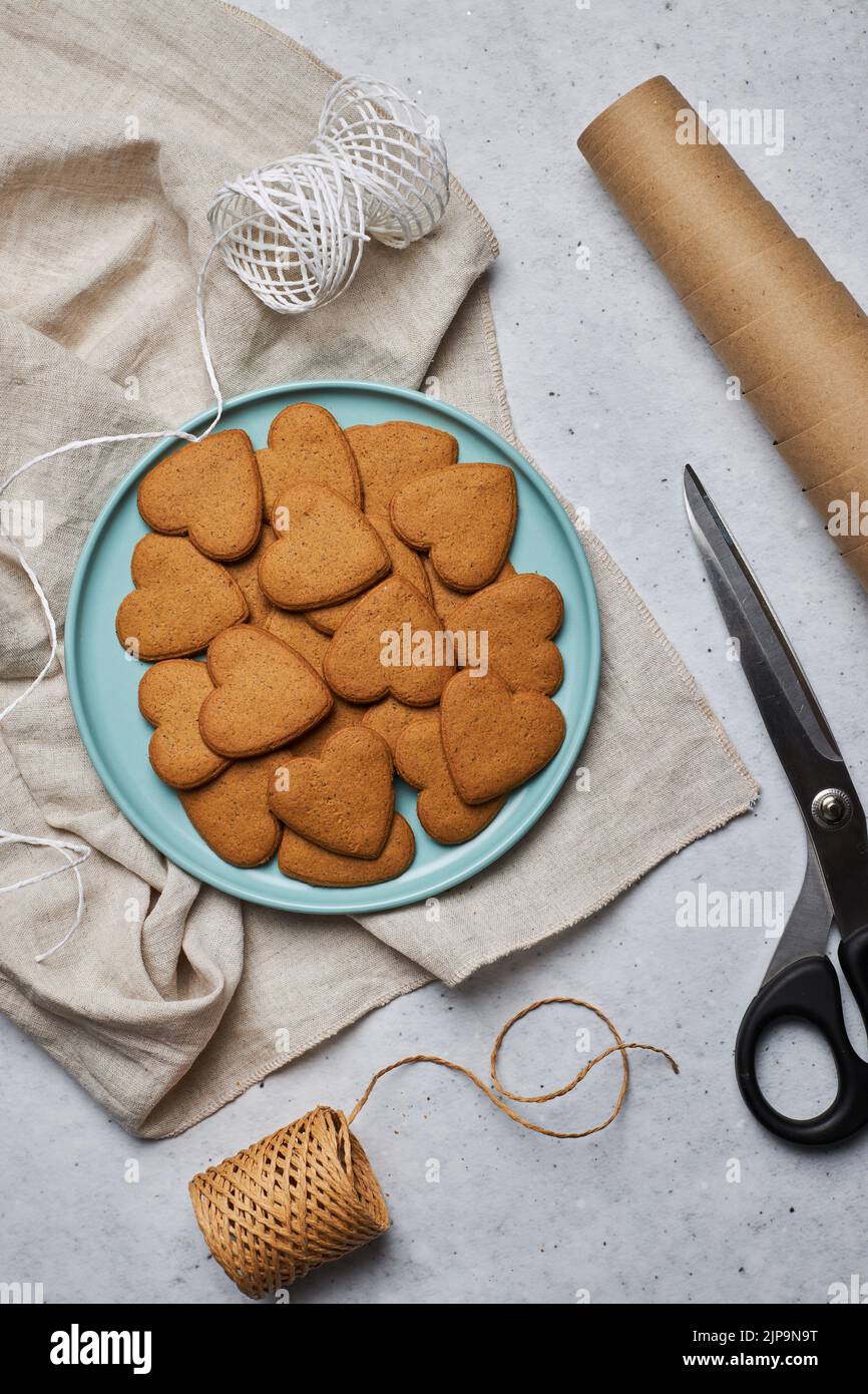 heart shaped, biscuits, giving, heart-shapeds, biscuit, buiscuit ...
