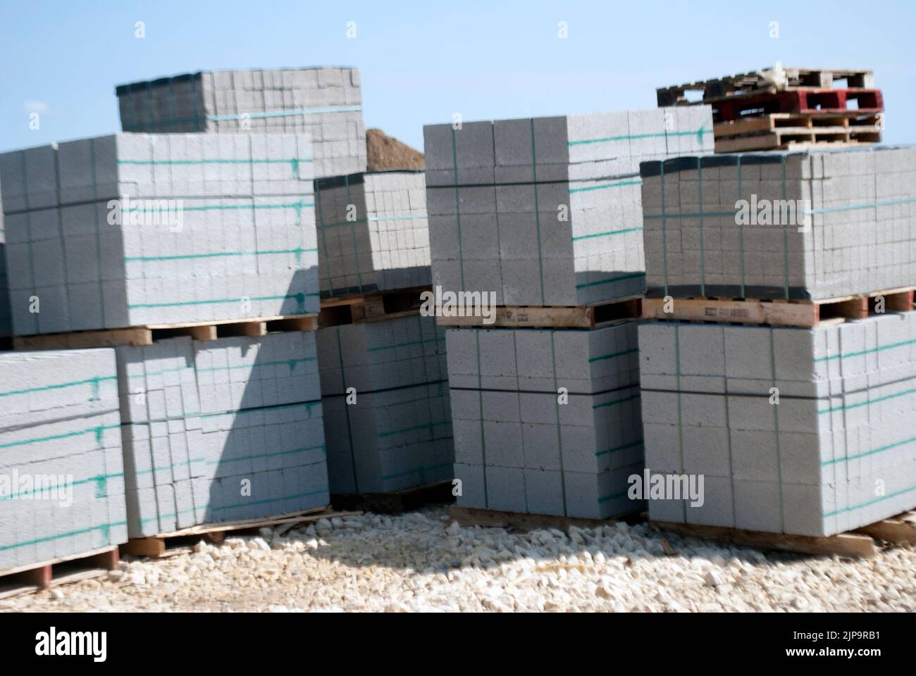 Stacked cinder blocks hi-res stock photography and images - Alamy