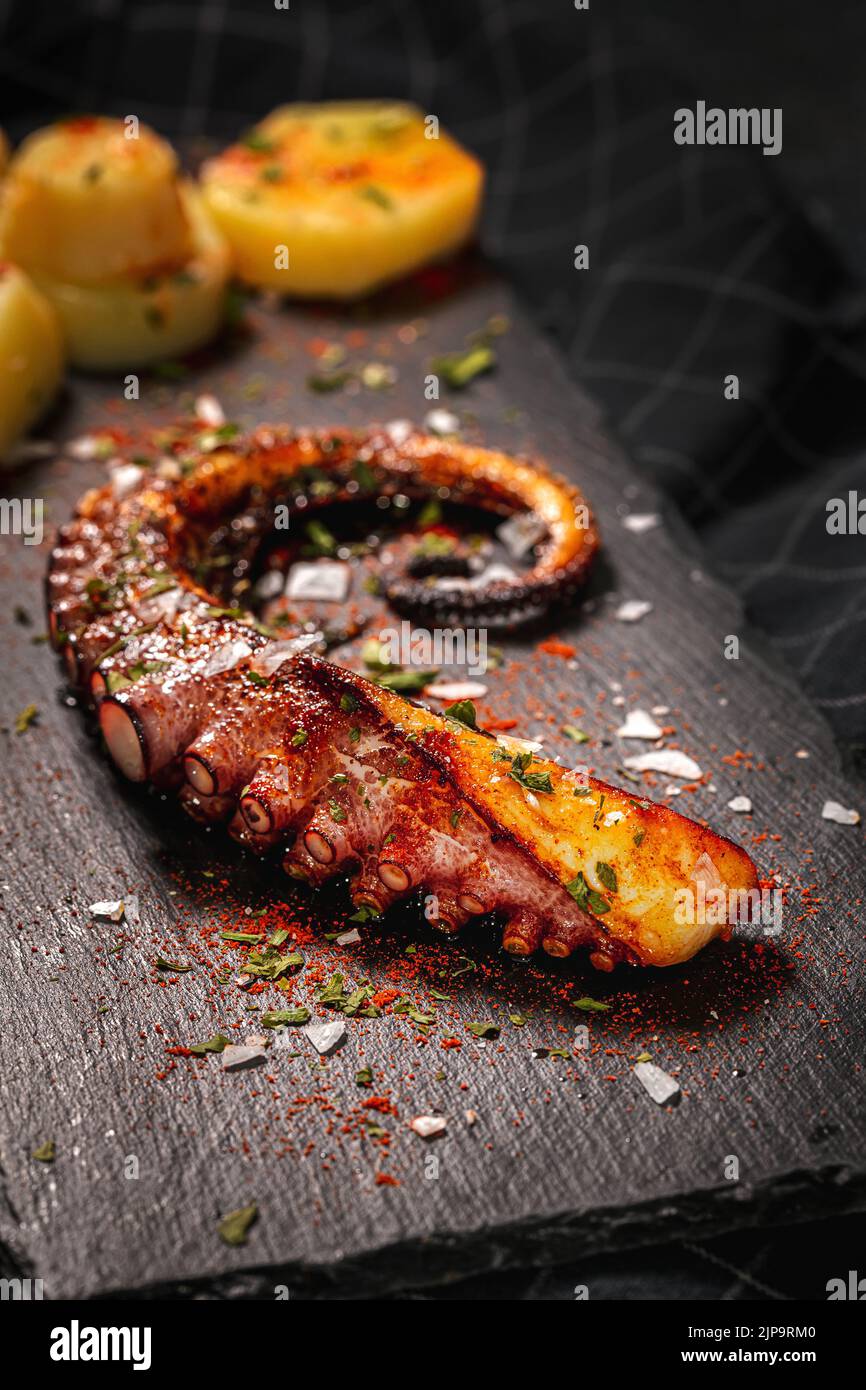 roasted, octopus, krakenarm, roasteds, octopuses Stock Photo - Alamy
