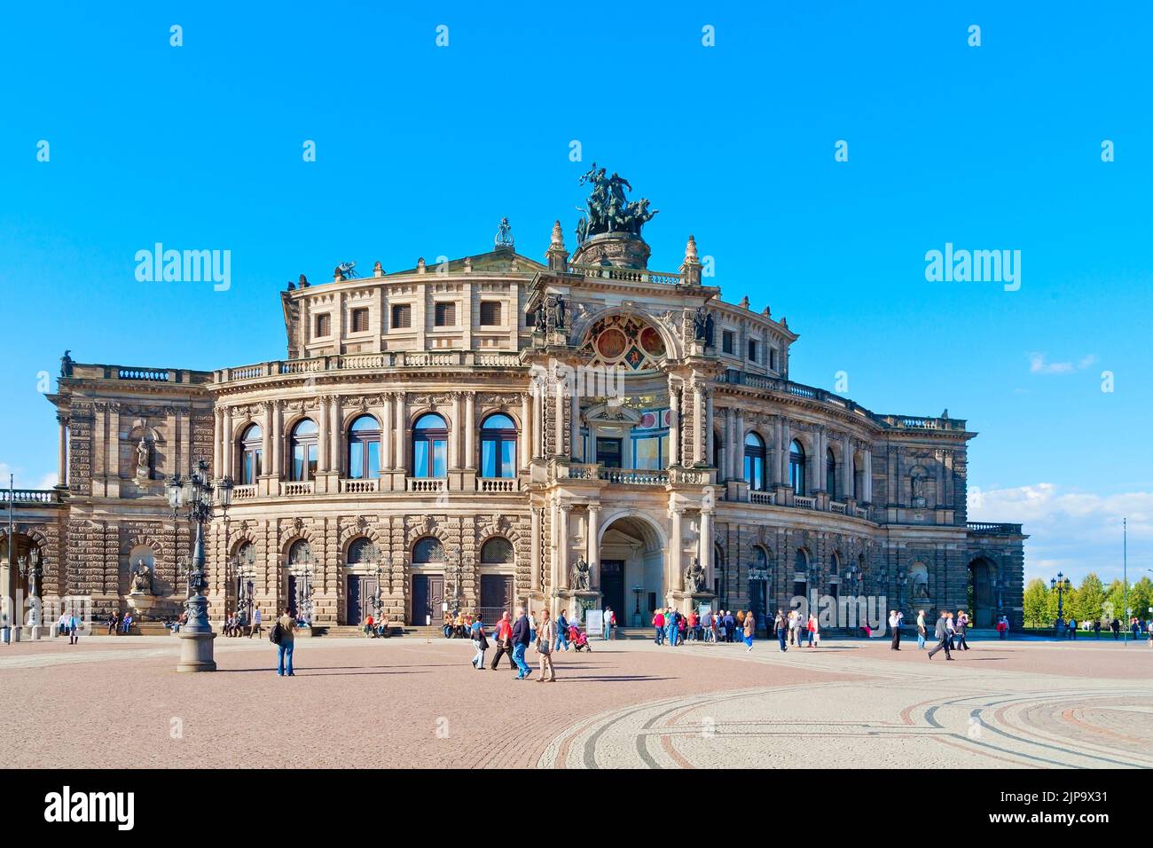 Opera house dome hi-res stock photography and images - Alamy