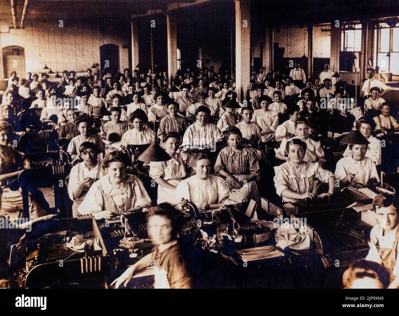 Industrial worker us 1900 hi-res stock photography and images - Alamy