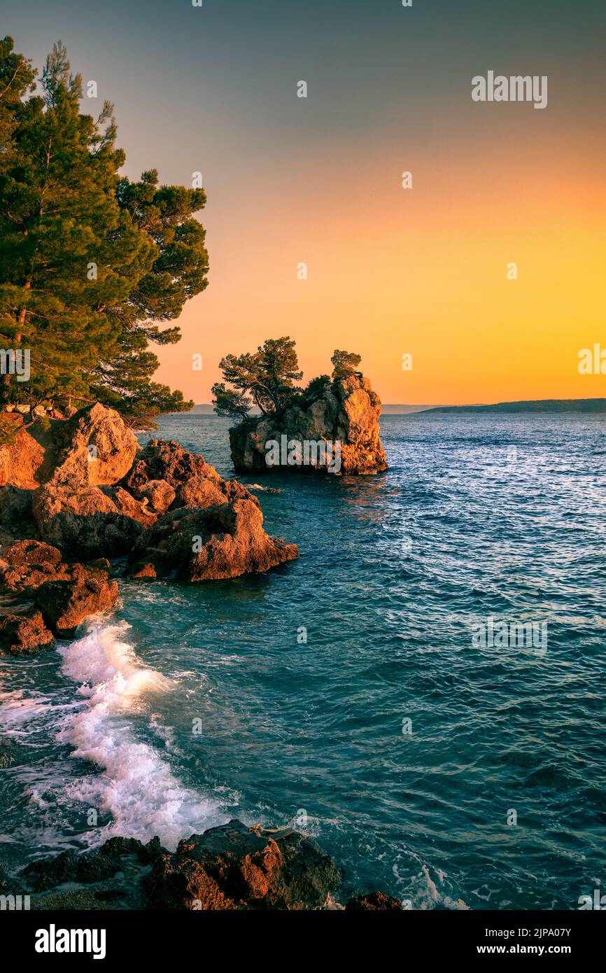 While you are looking at the picture you can hear the sound of the sea ...