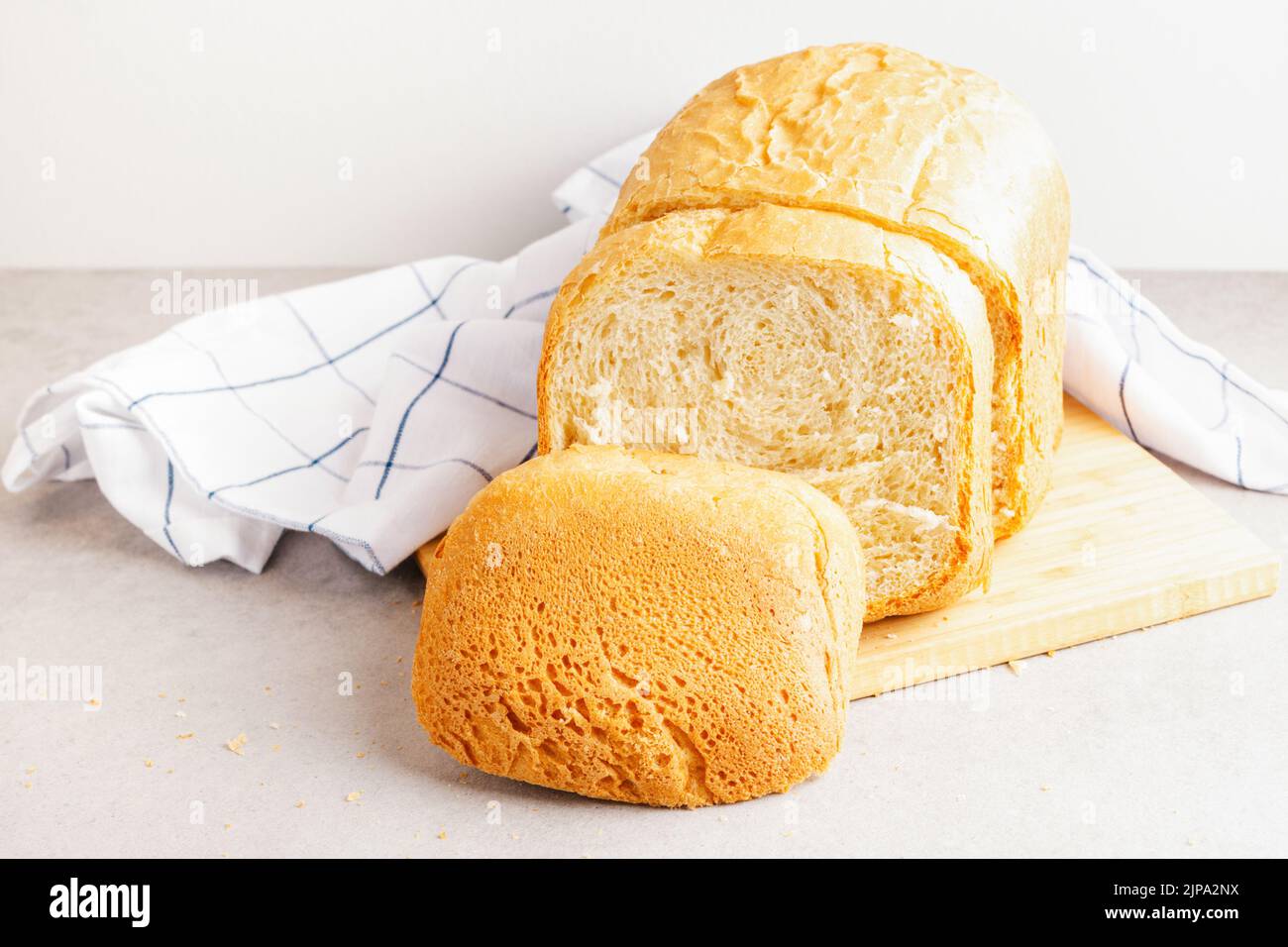 White fresh wheat bread hi-res stock photography and images - Alamy