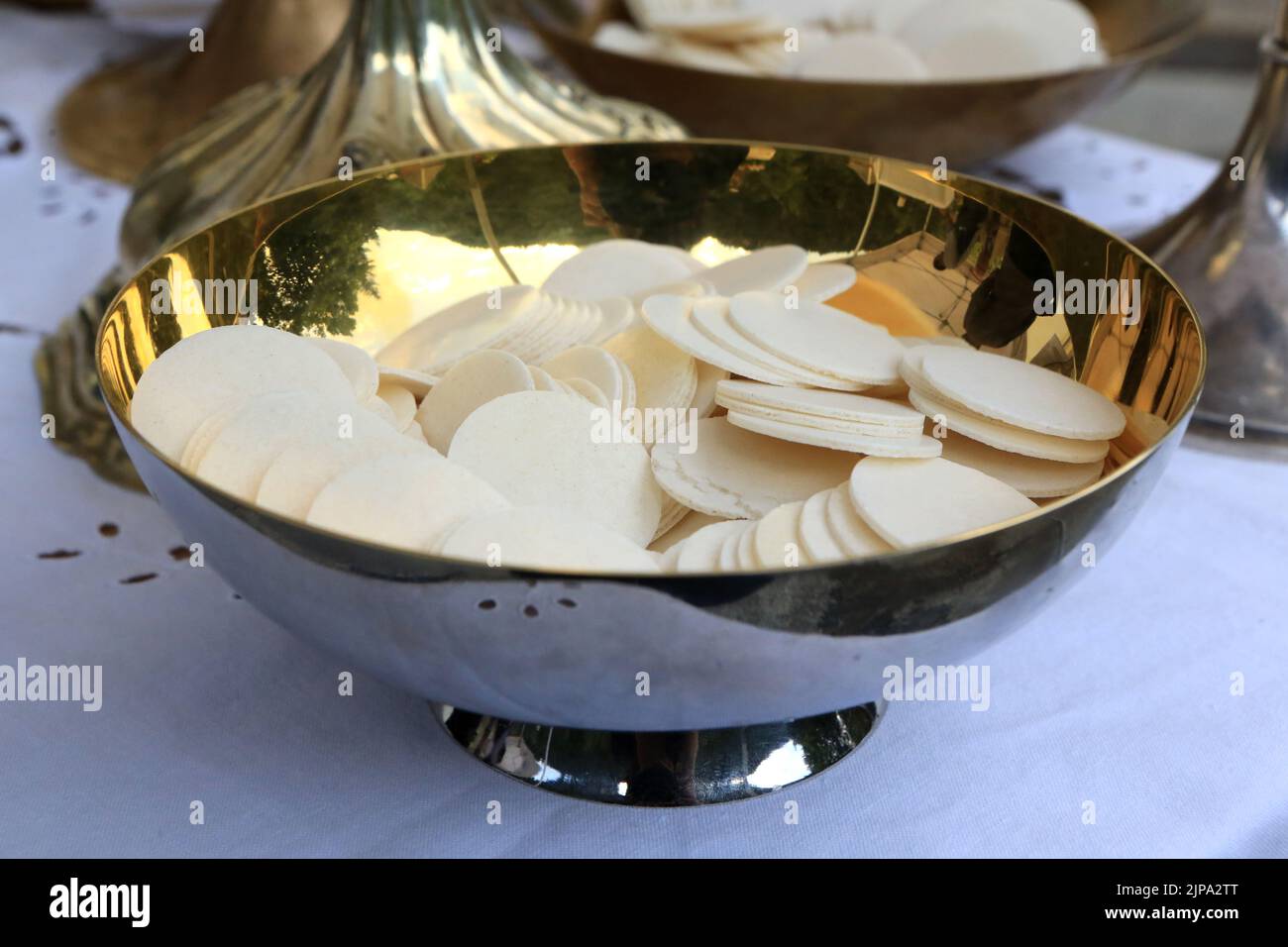 Objet en laiton hi-res stock photography and images - Alamy