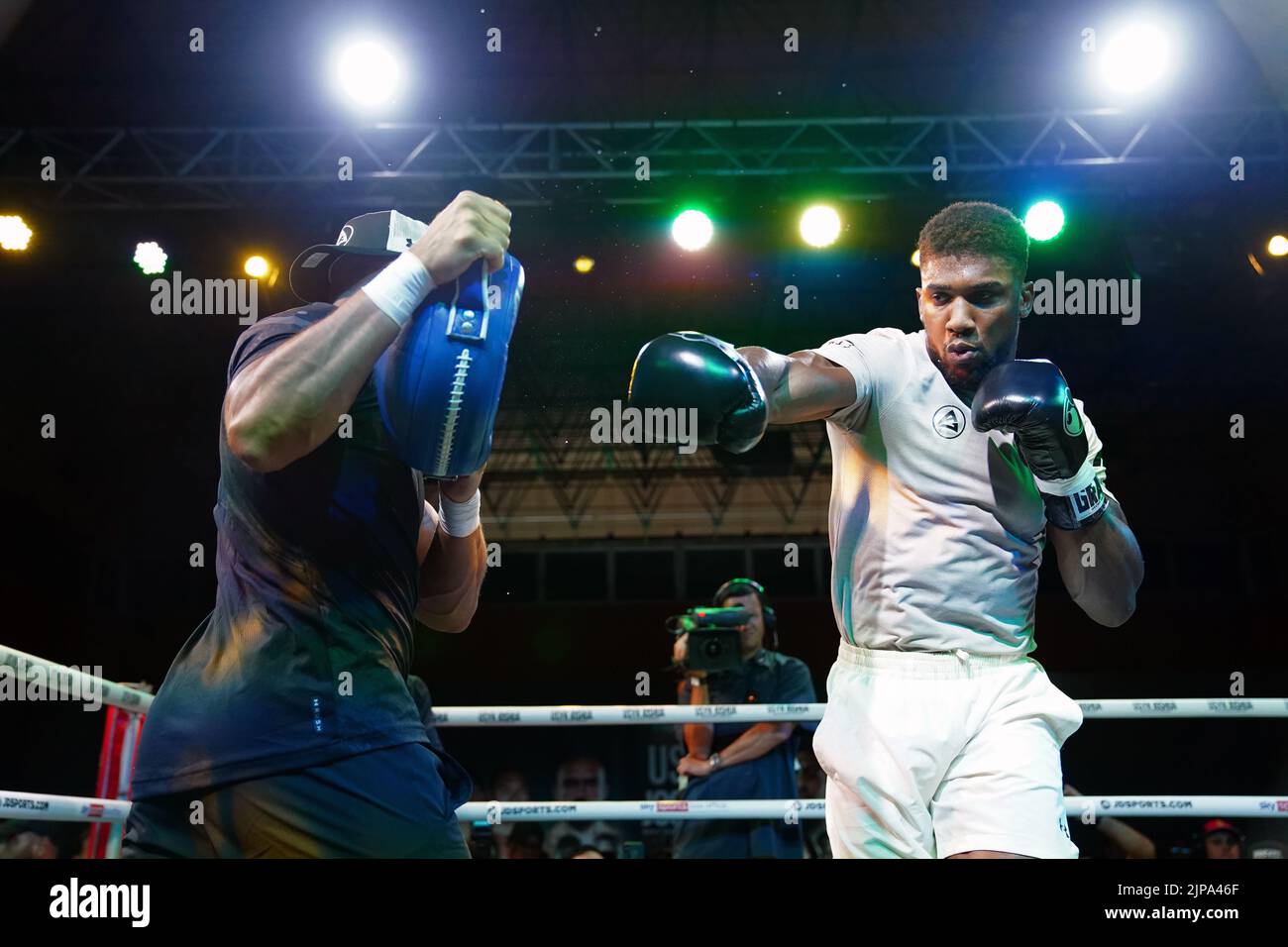 Anthony Joshua (right) during a workout at the Club Saudi Arabian ...