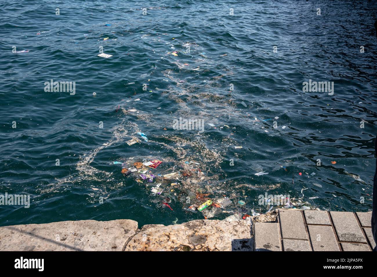 Plastic waste istanbul hi-res stock photography and images - Alamy