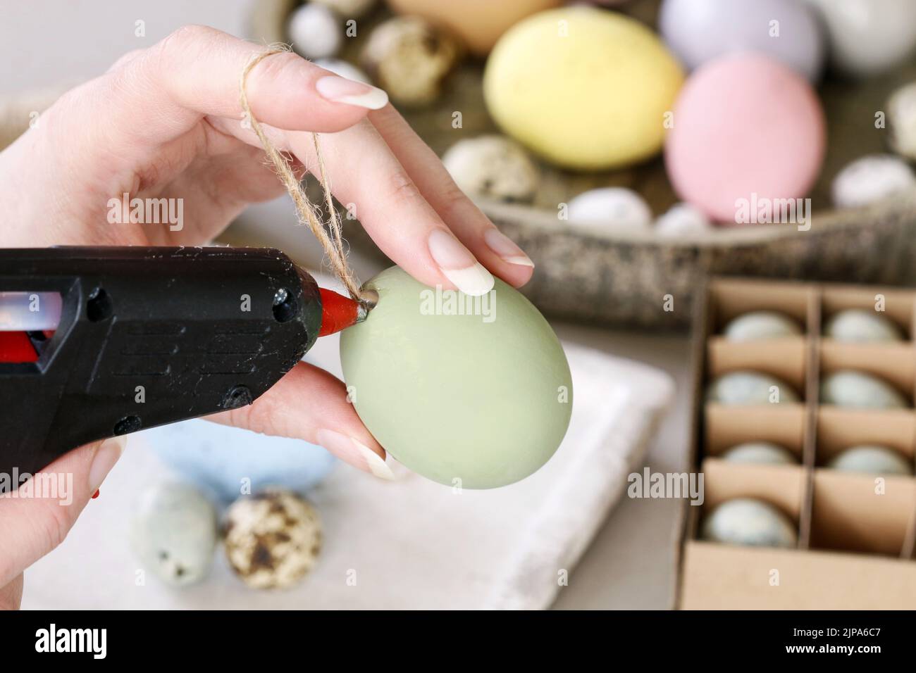 How to make hanging Easter eggs. Step by step, tutorial. Festive decor ...