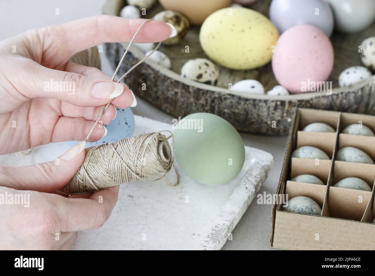 How to make hanging Easter eggs. Step by step, tutorial. Festive decor ...