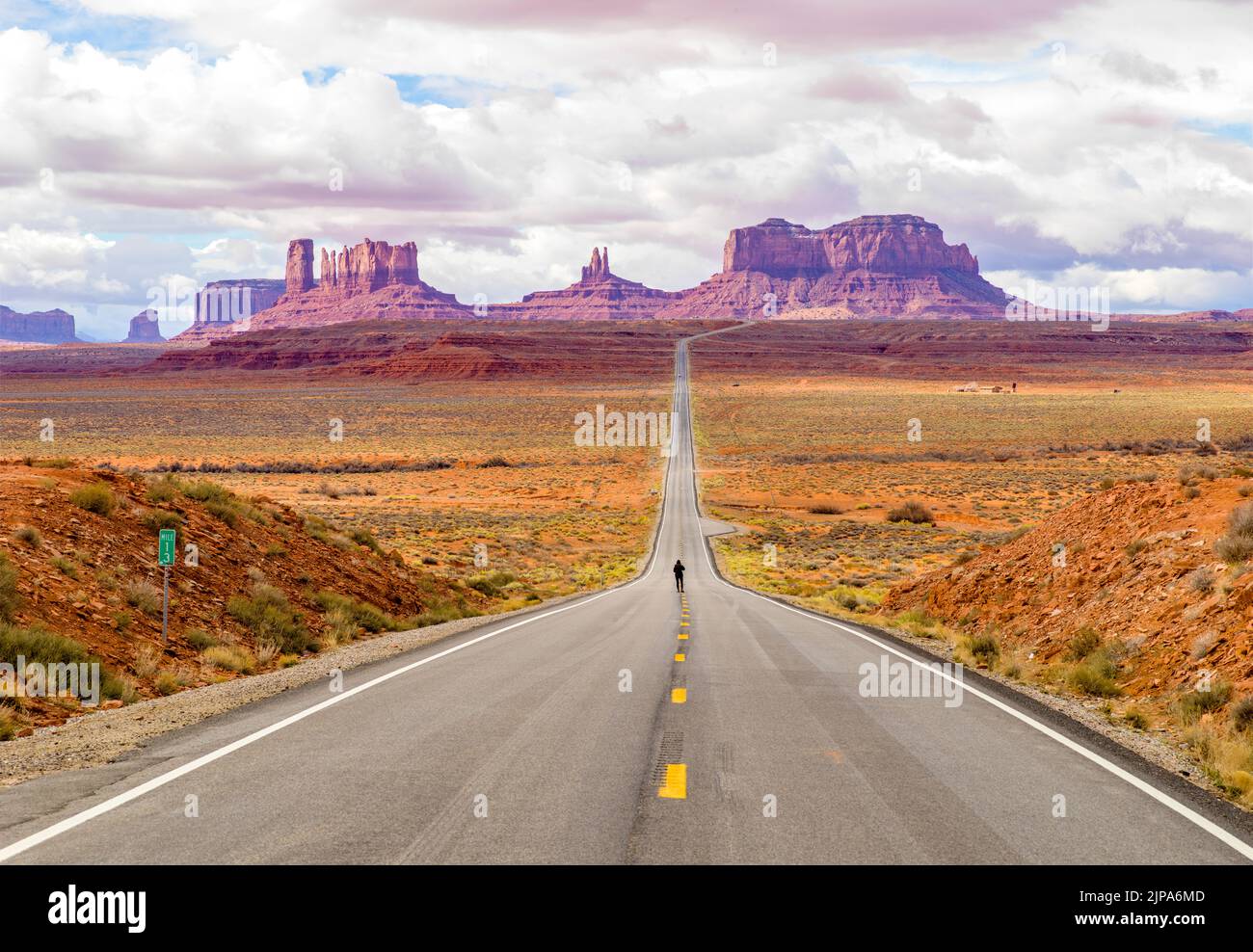Road leading to Monument Valley, (Mexican Hat) Forrest Gump Point,US ...