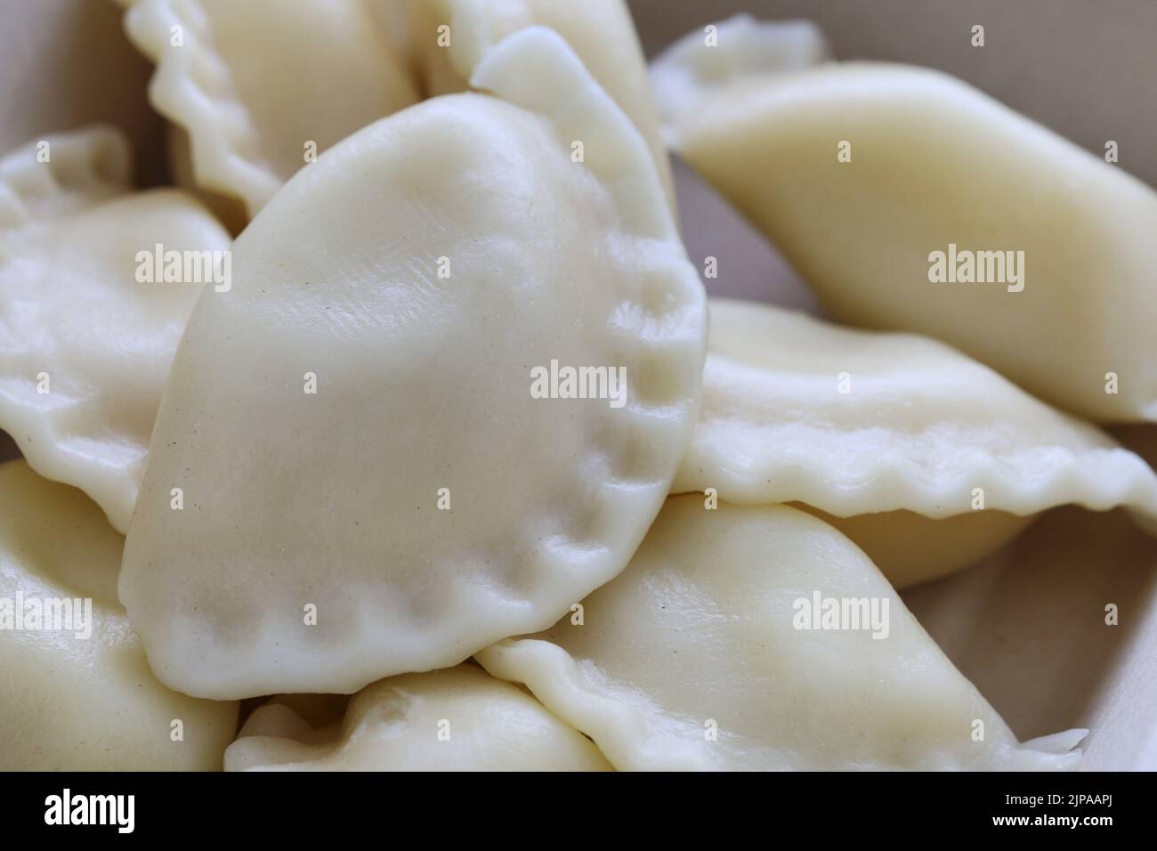 Dumplings in recyclable paper box. Lunch time Stock Photo - Alamy