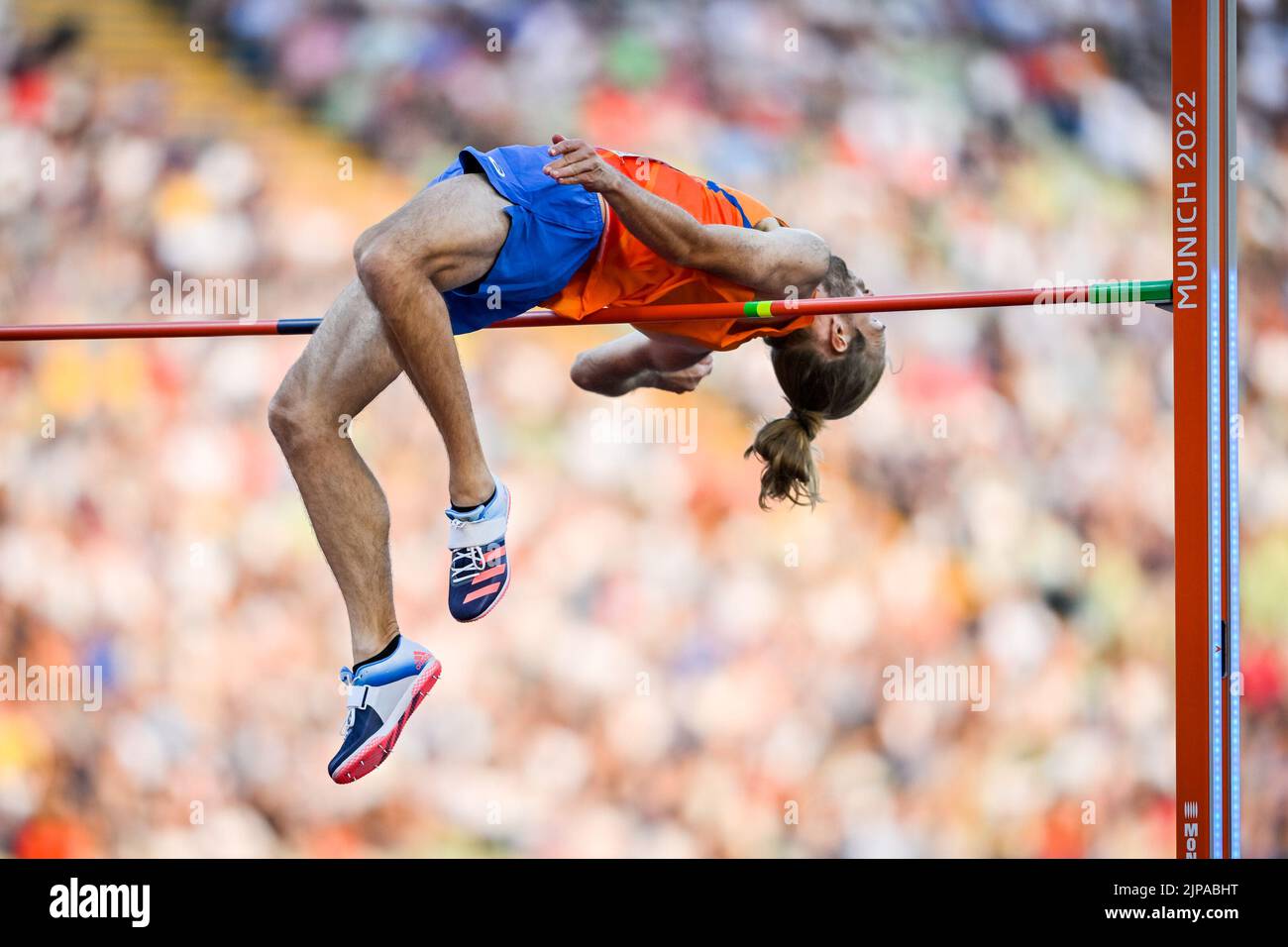 Mens high jump qualification group a hi-res stock photography and ...
