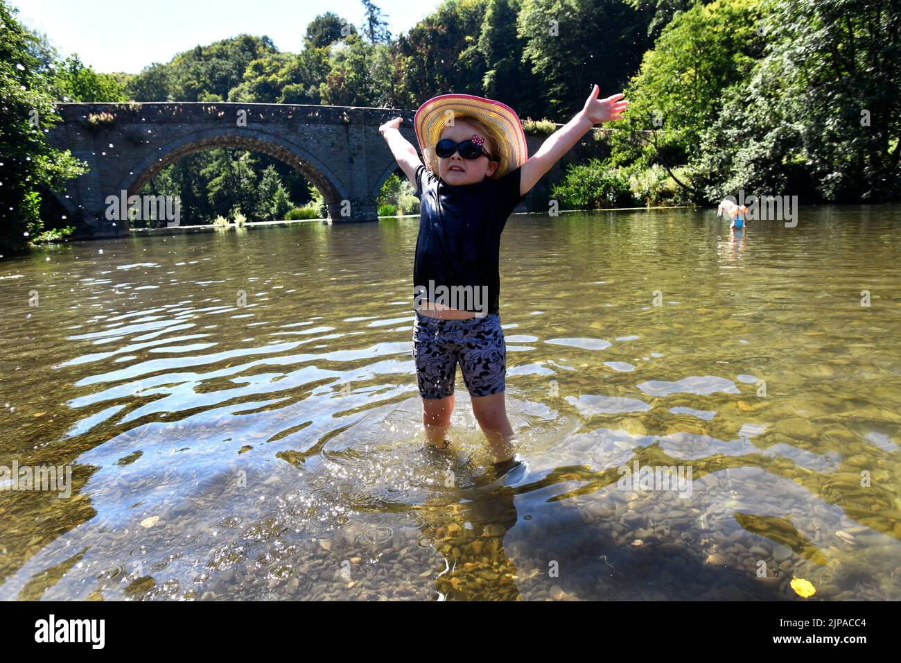 Ludlow, Shropshire, Uk. August 12th 2022. River Teme heat wave. As the ...