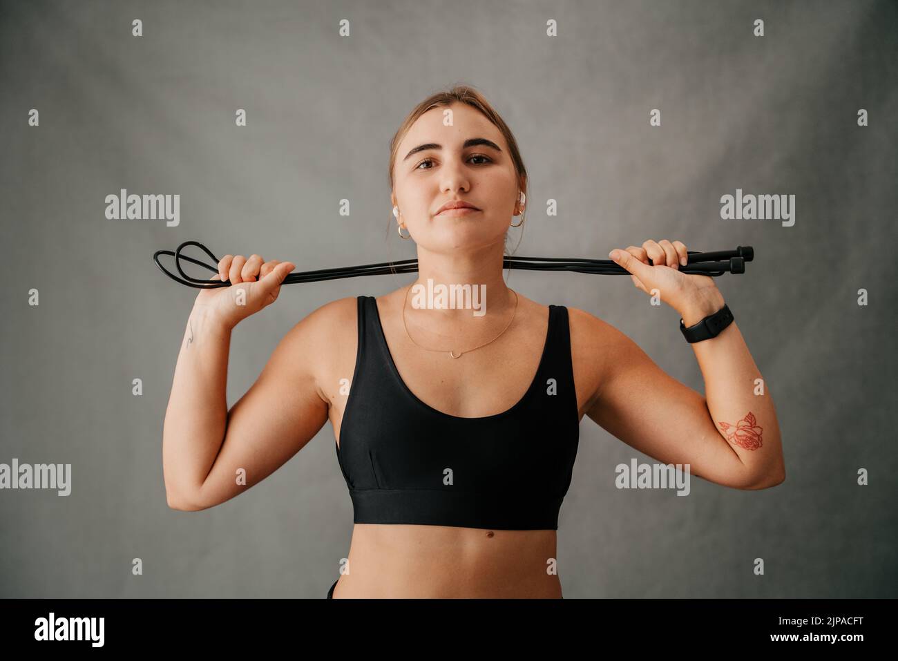 Rope around her neck hi-res stock photography and images - Alamy