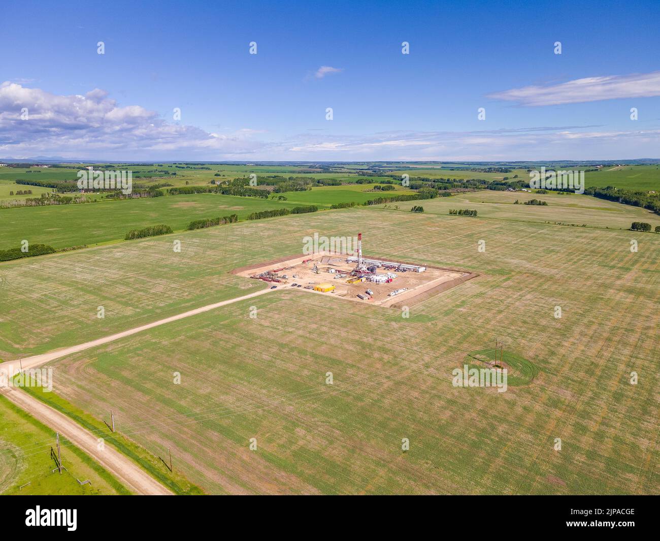 Oil rig on land aerial hi-res stock photography and images - Alamy