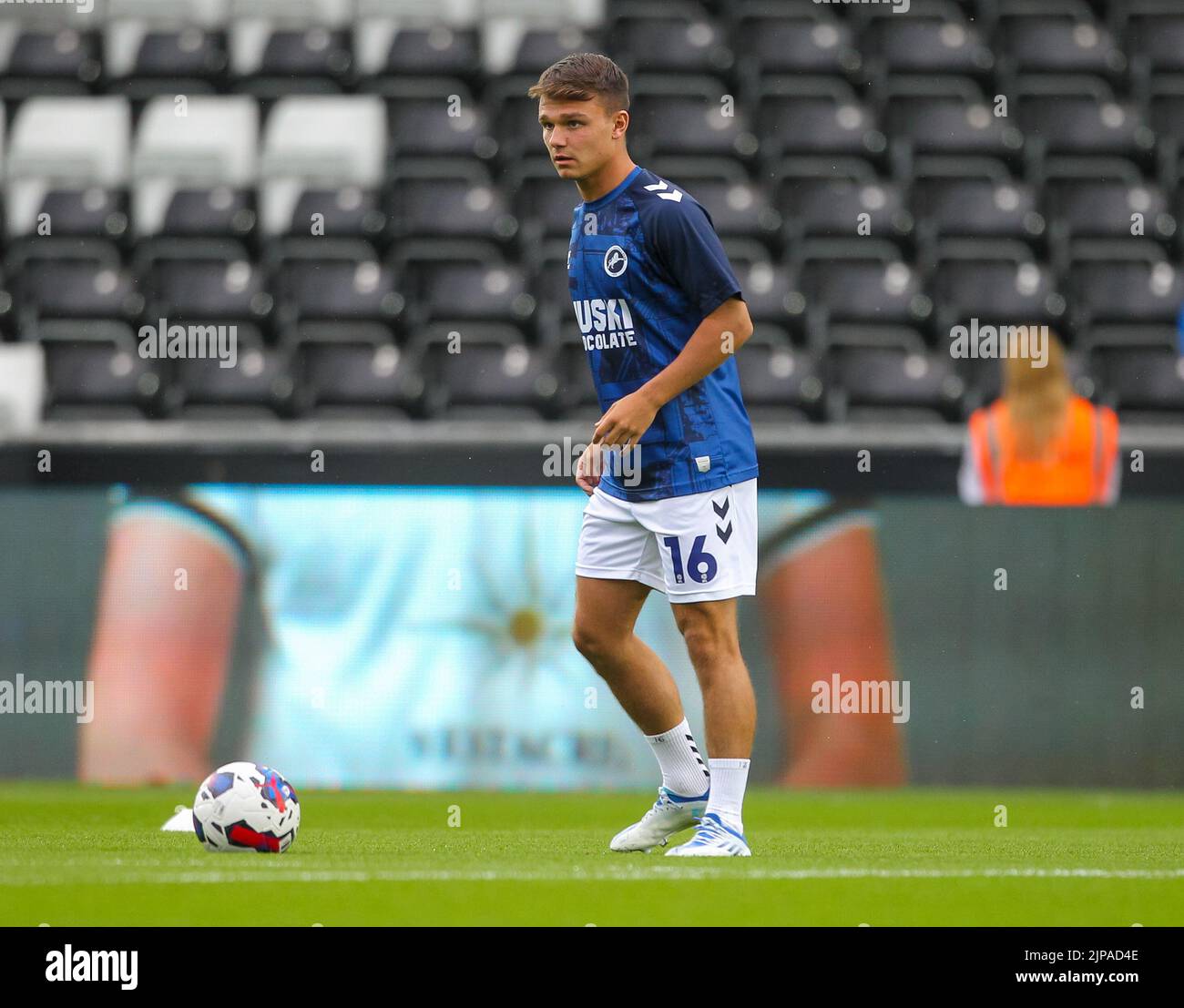 Jamie shackleton millwall hi-res stock photography and images - Alamy