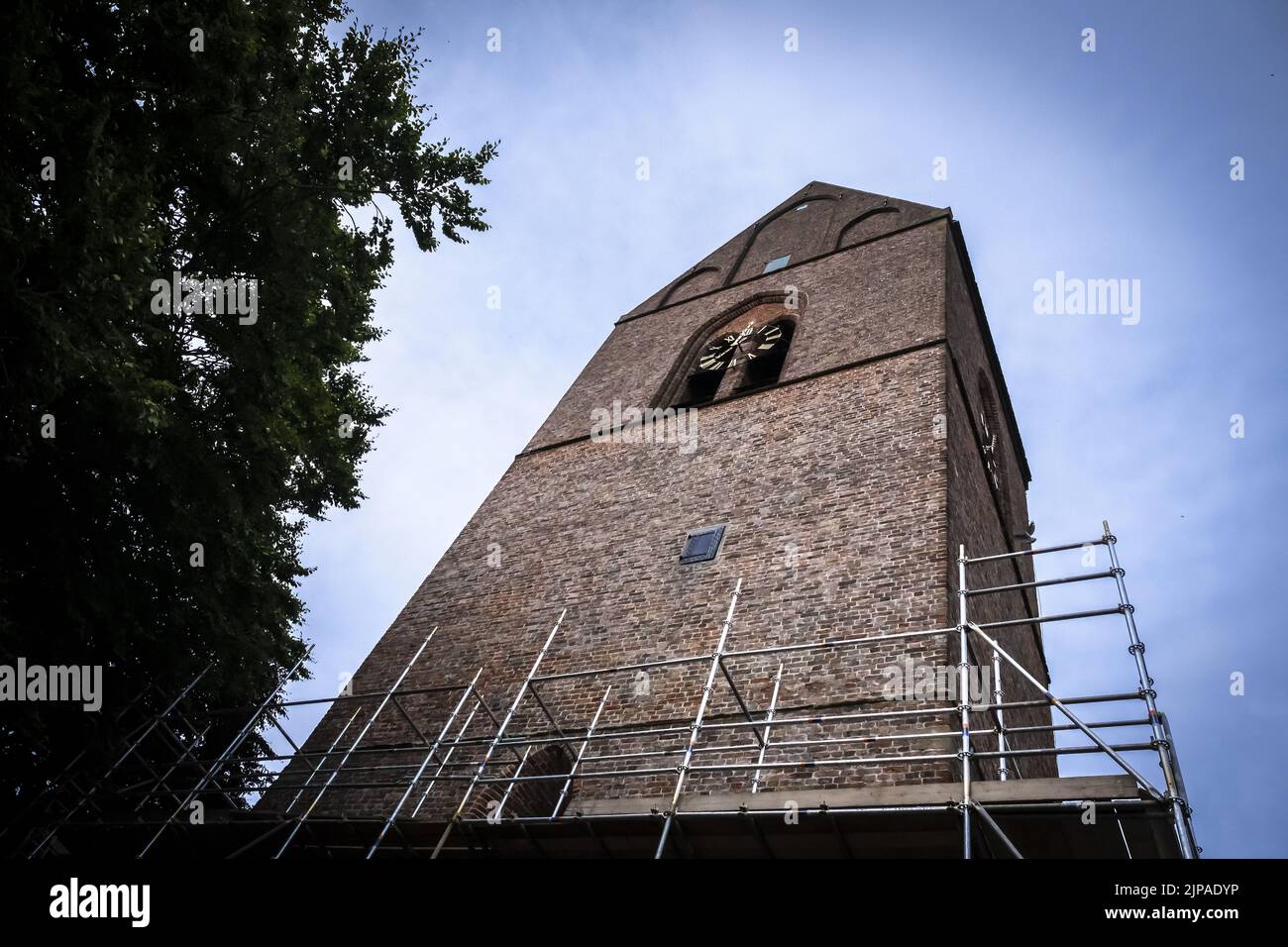 2022-08-16 19:01:46 LOPPERSUM - Churchgoers during a church service ...