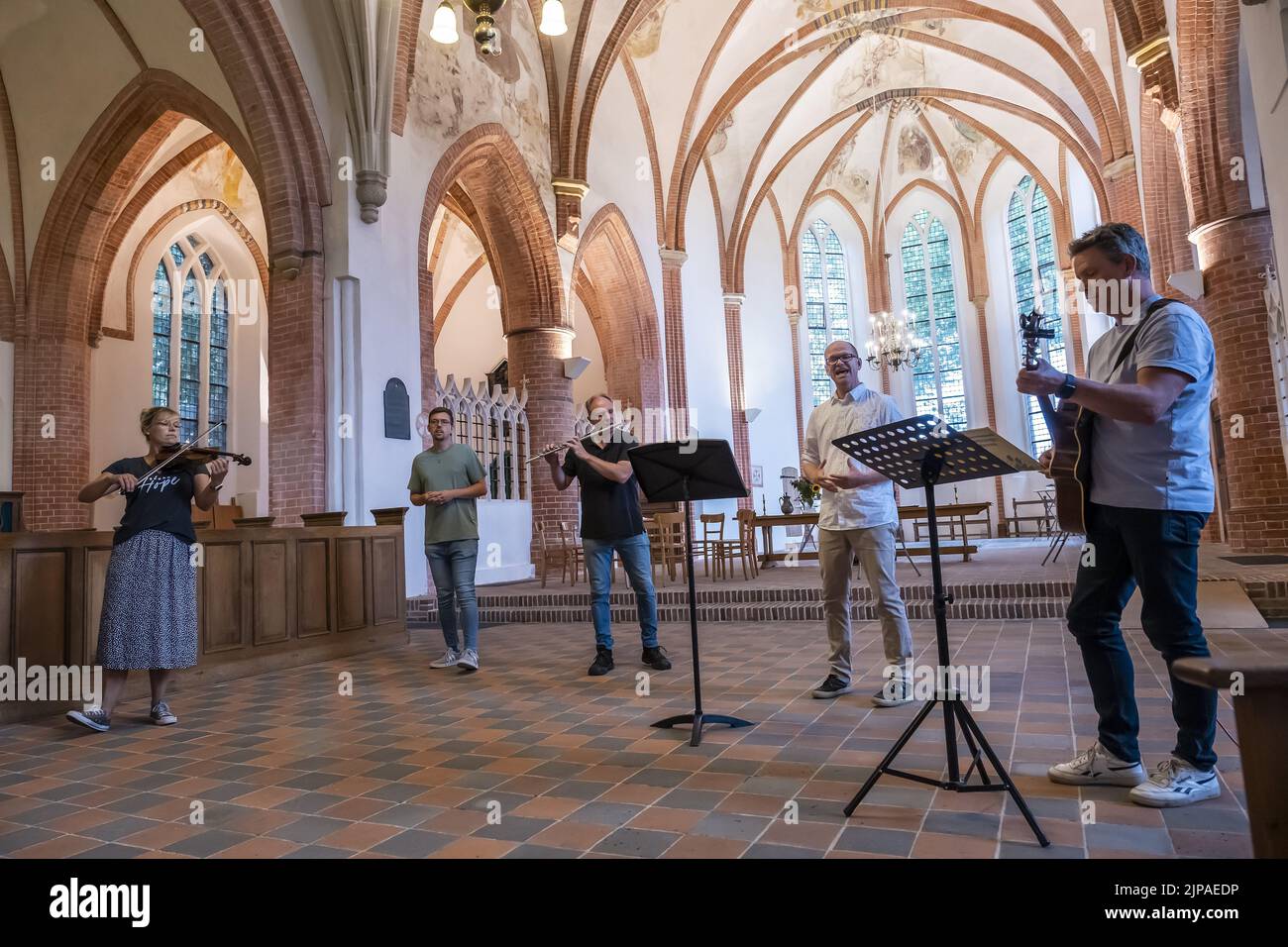 2022-08-16 19:52:39 LOPPERSUM - Churchgoers during a church service ...