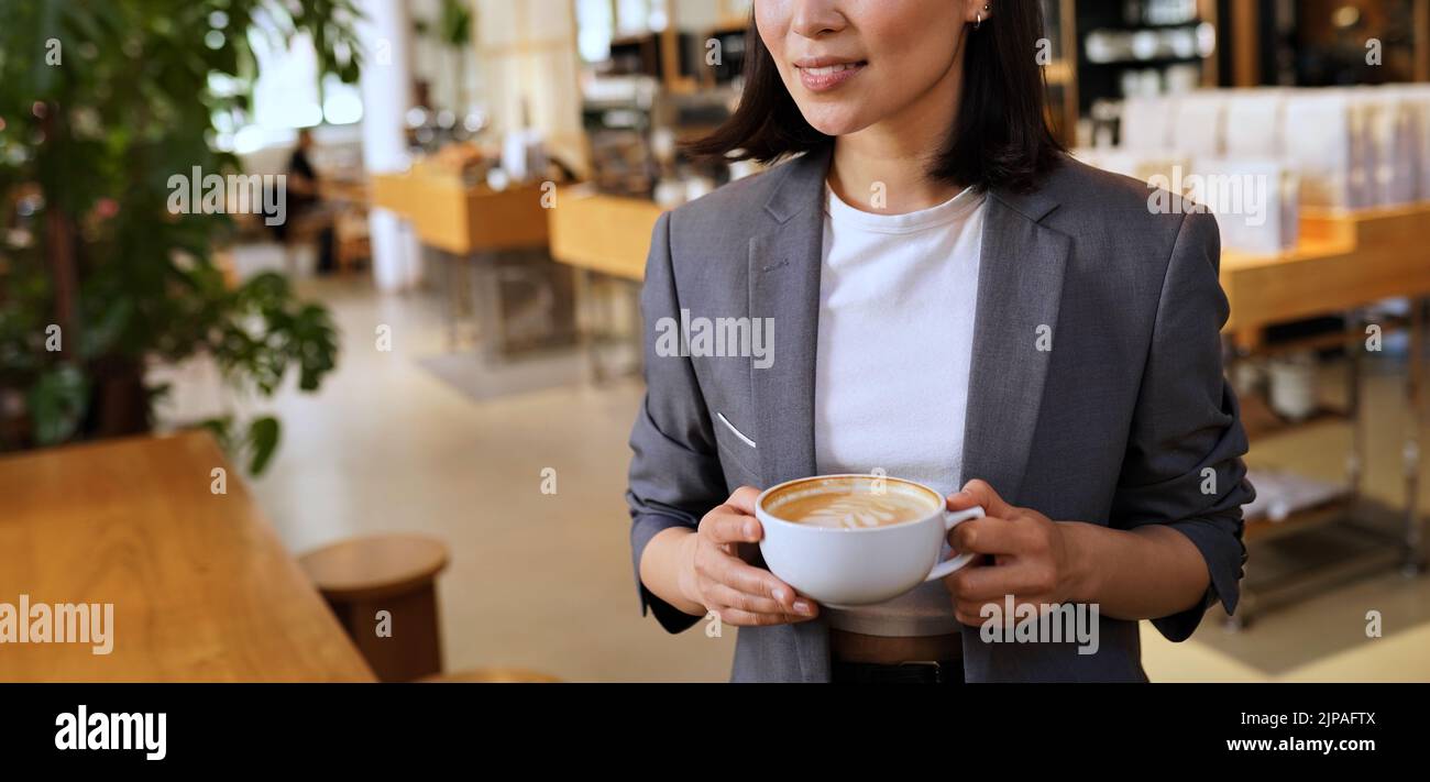 Client coffeeshop hi-res stock photography and images - Alamy