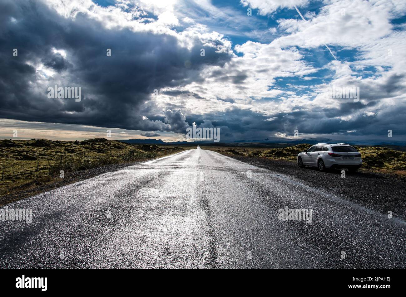 Shiny road hi-res stock photography and images - Alamy