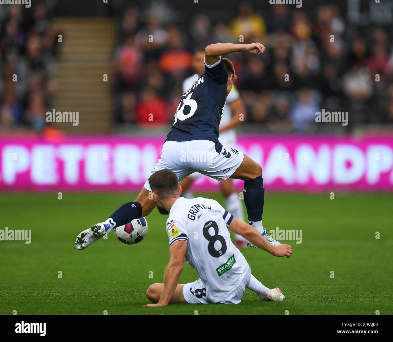Jamie shackleton millwall hi-res stock photography and images - Alamy
