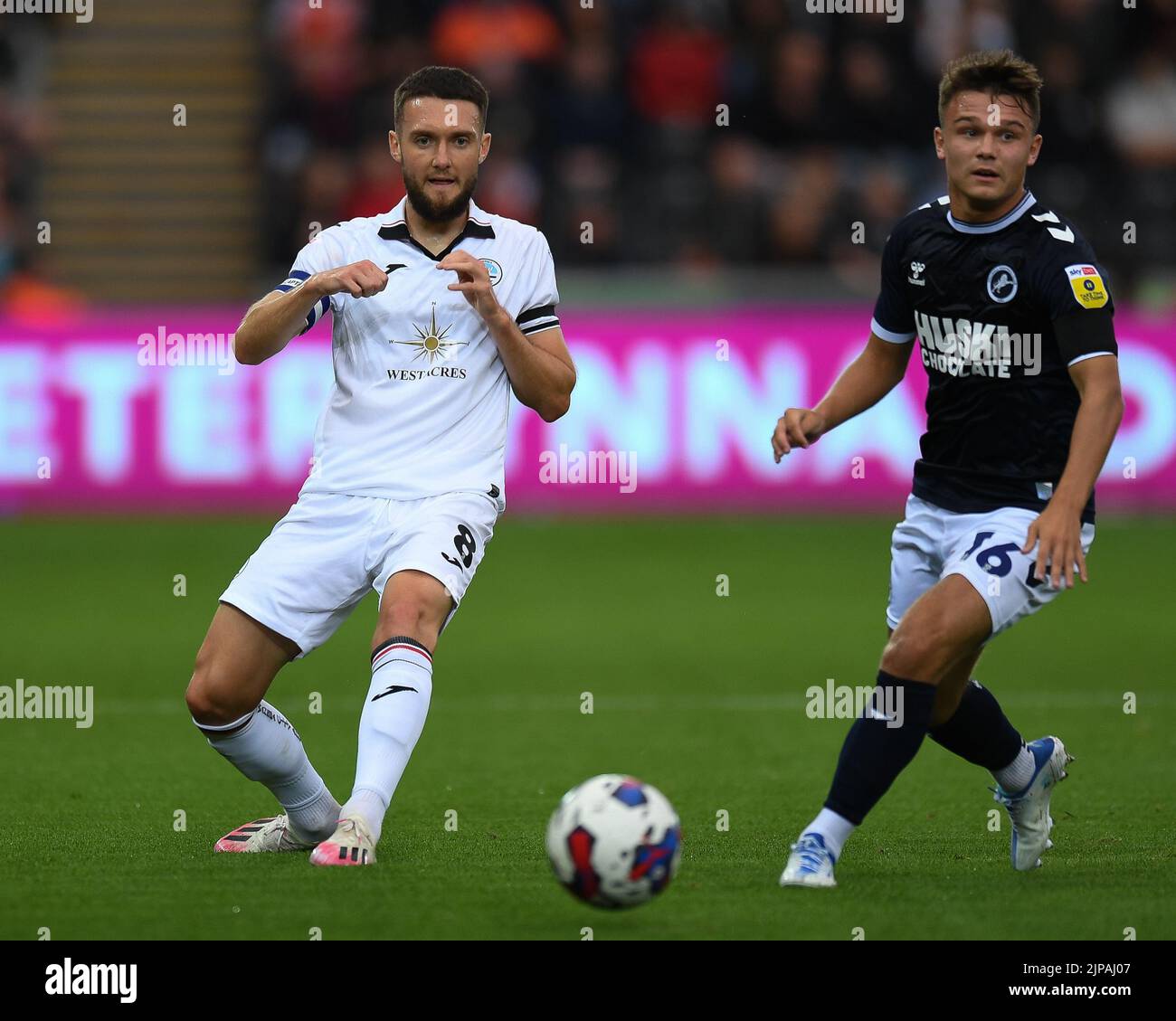 Jamie shackleton millwall hi-res stock photography and images - Alamy