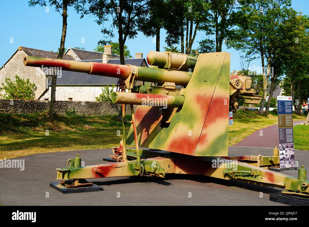 German ww2 anti tank gun hi-res stock photography and images - Alamy