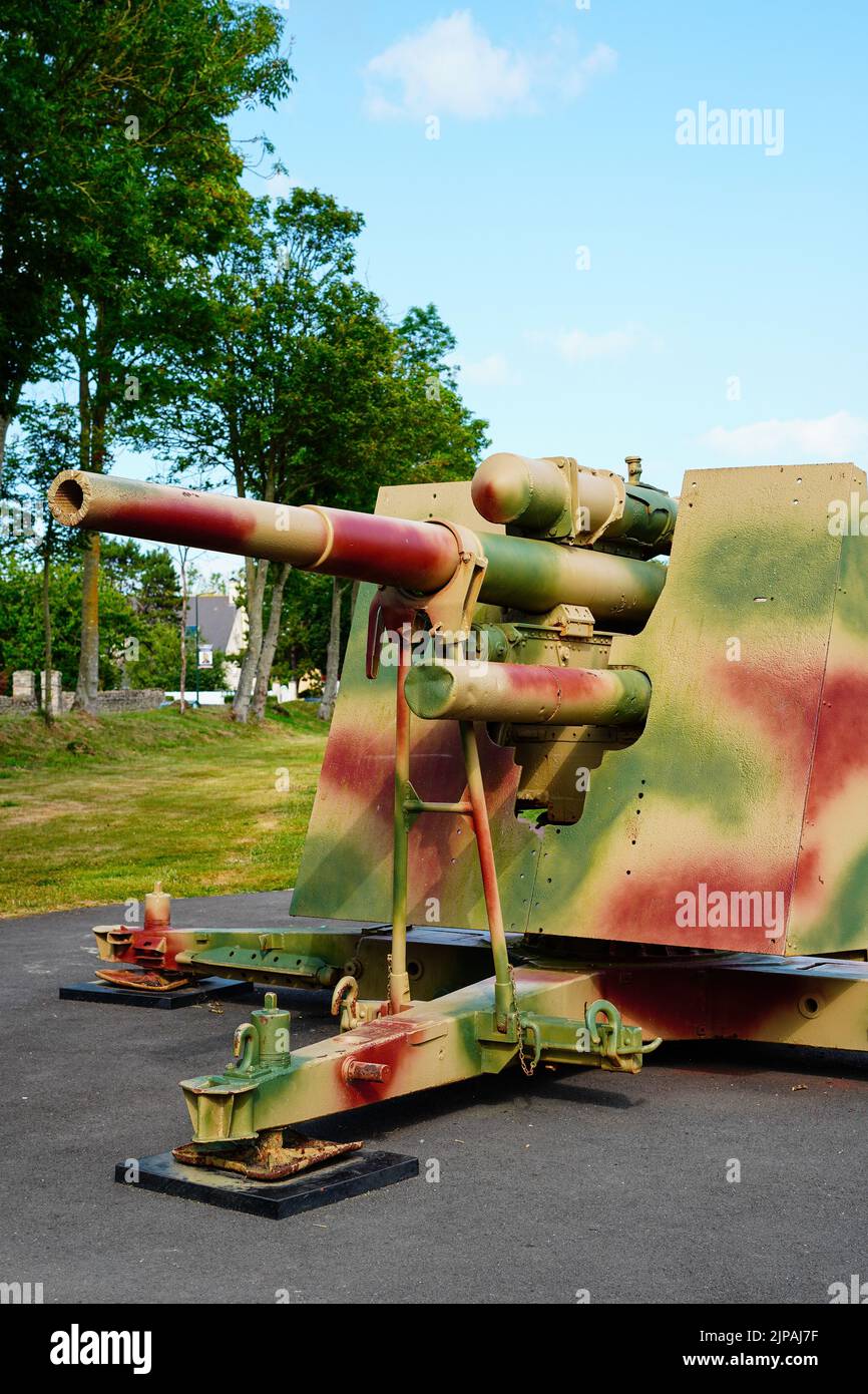 German ww2 anti tank gun hi-res stock photography and images - Alamy