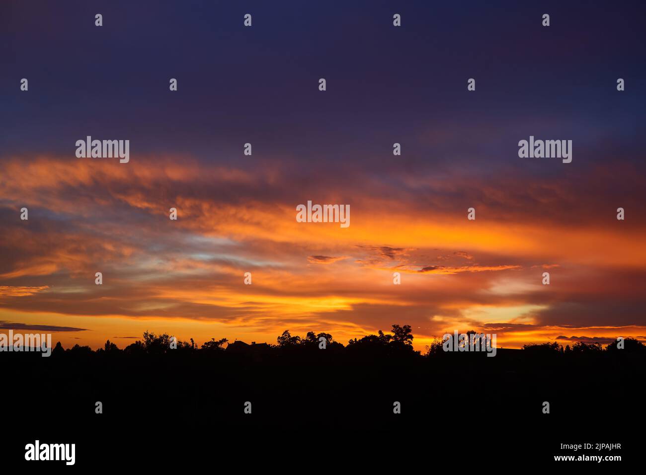 Gentle real sky sunset hi-res stock photography and images - Alamy