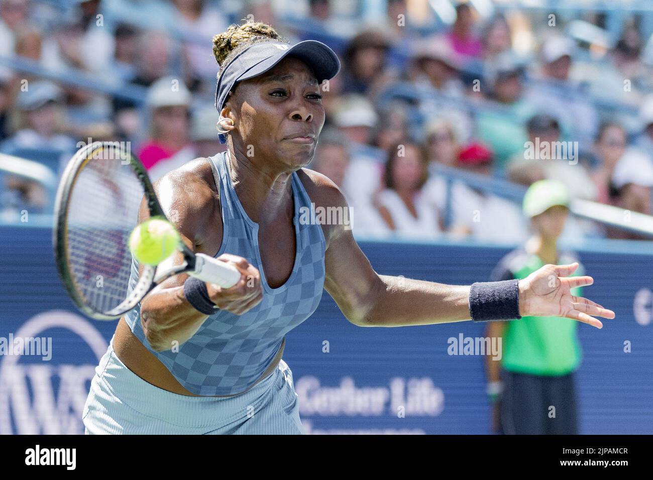 Mason, Ohio, USA. 16th Aug, 2022. Venus Williams (USA) hits a forehand ...