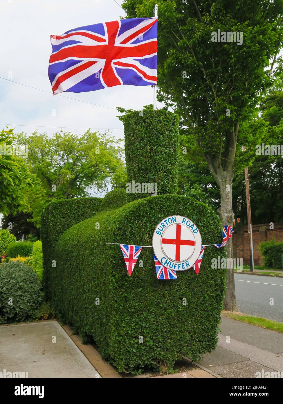 Platinum Jubilee, The Union Flag, Queen Elizabeth II, privet hedges ...