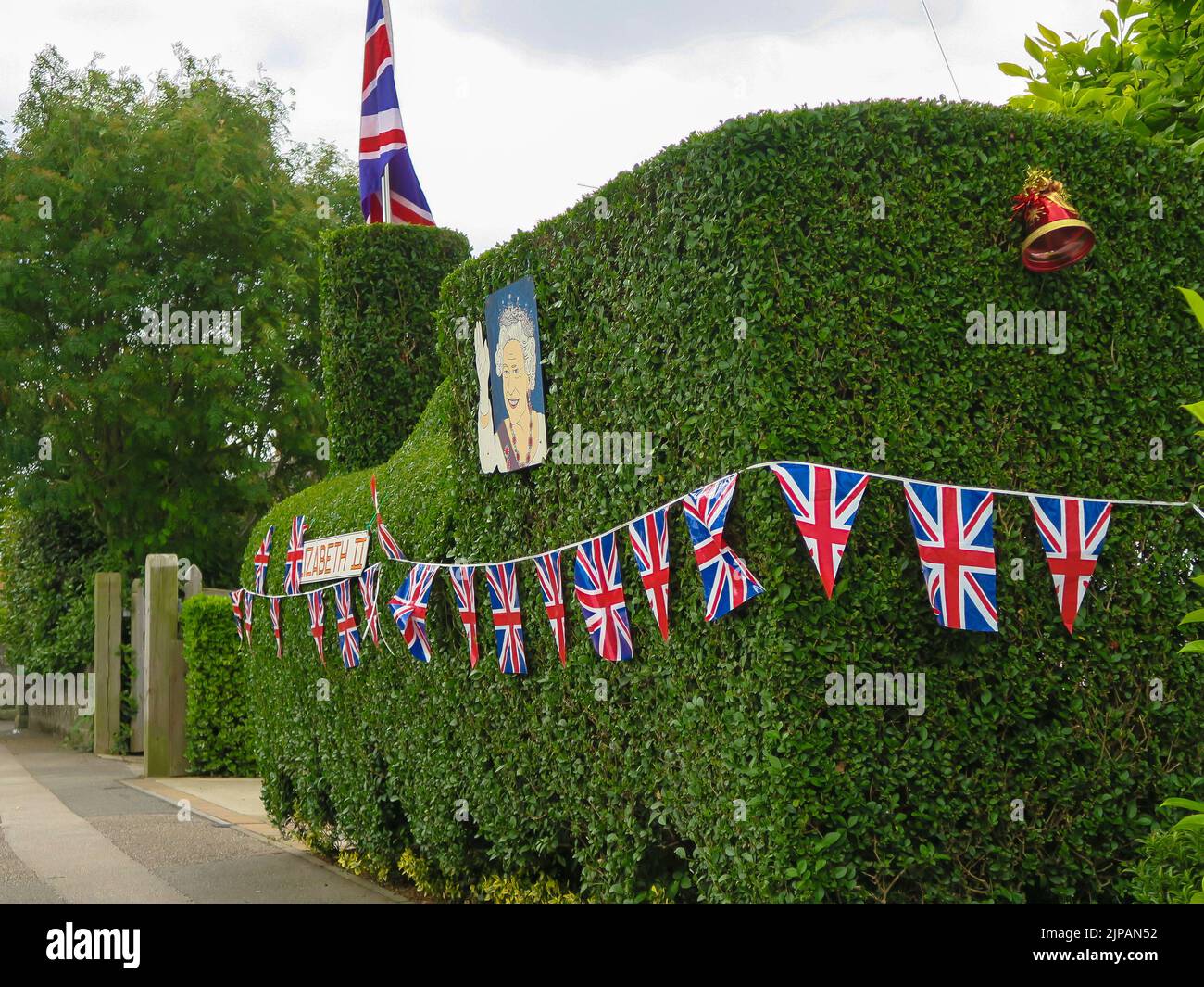 Platinum Jubilee, The Union Flag, Queen Elizabeth II, privet hedges ...