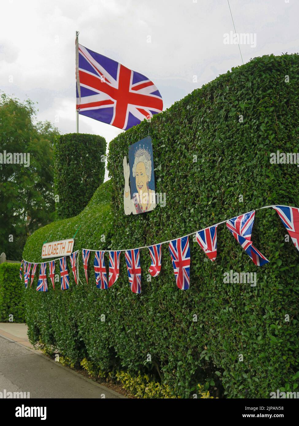 Platinum Jubilee, The Union Flag, Queen Elizabeth II, privet hedges ...