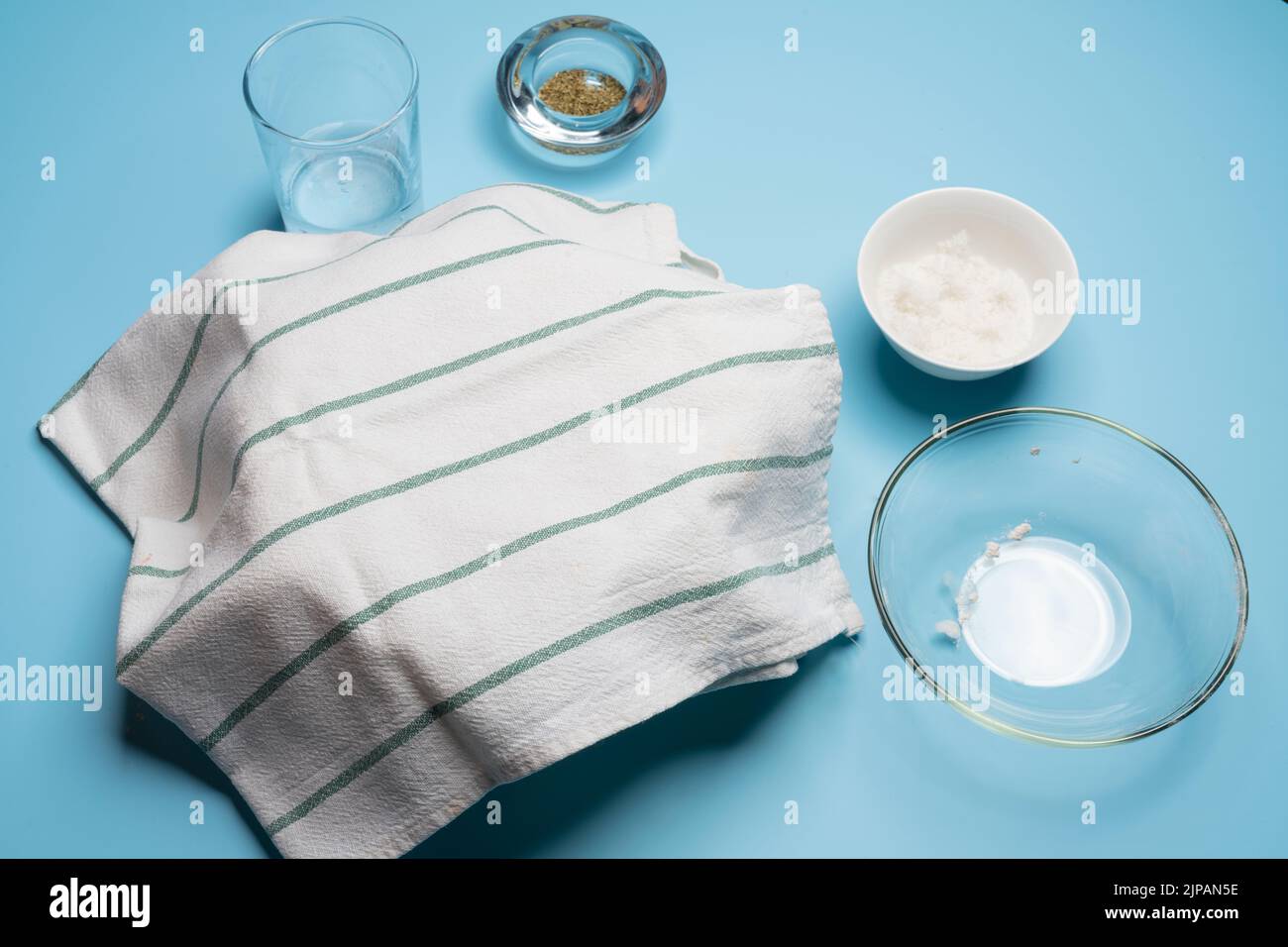 Preparing pizza in the home kitchen (steps 1 to 14). step 7: cover the ...