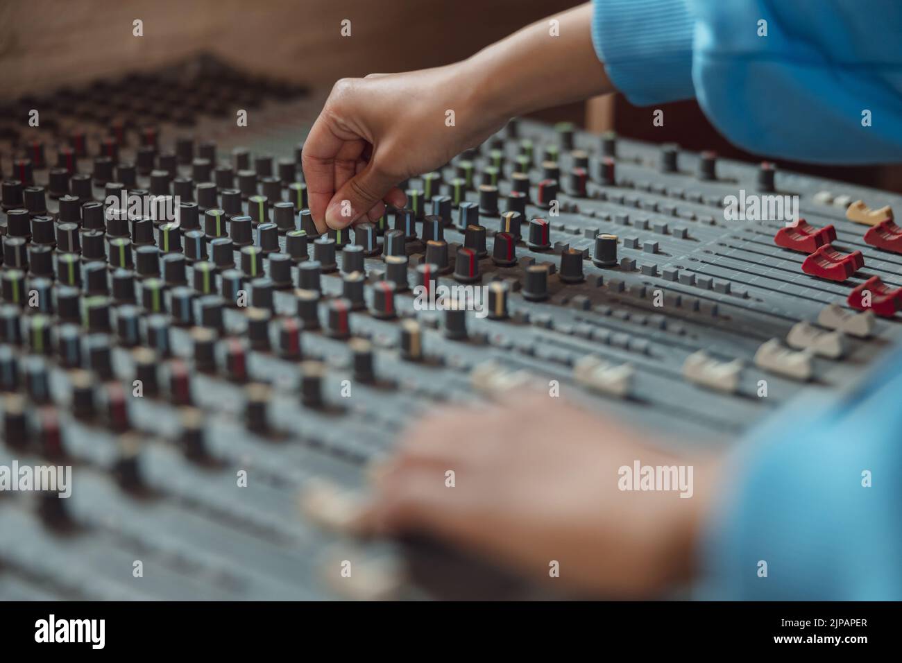 Mixing board hi-res stock photography and images - Alamy