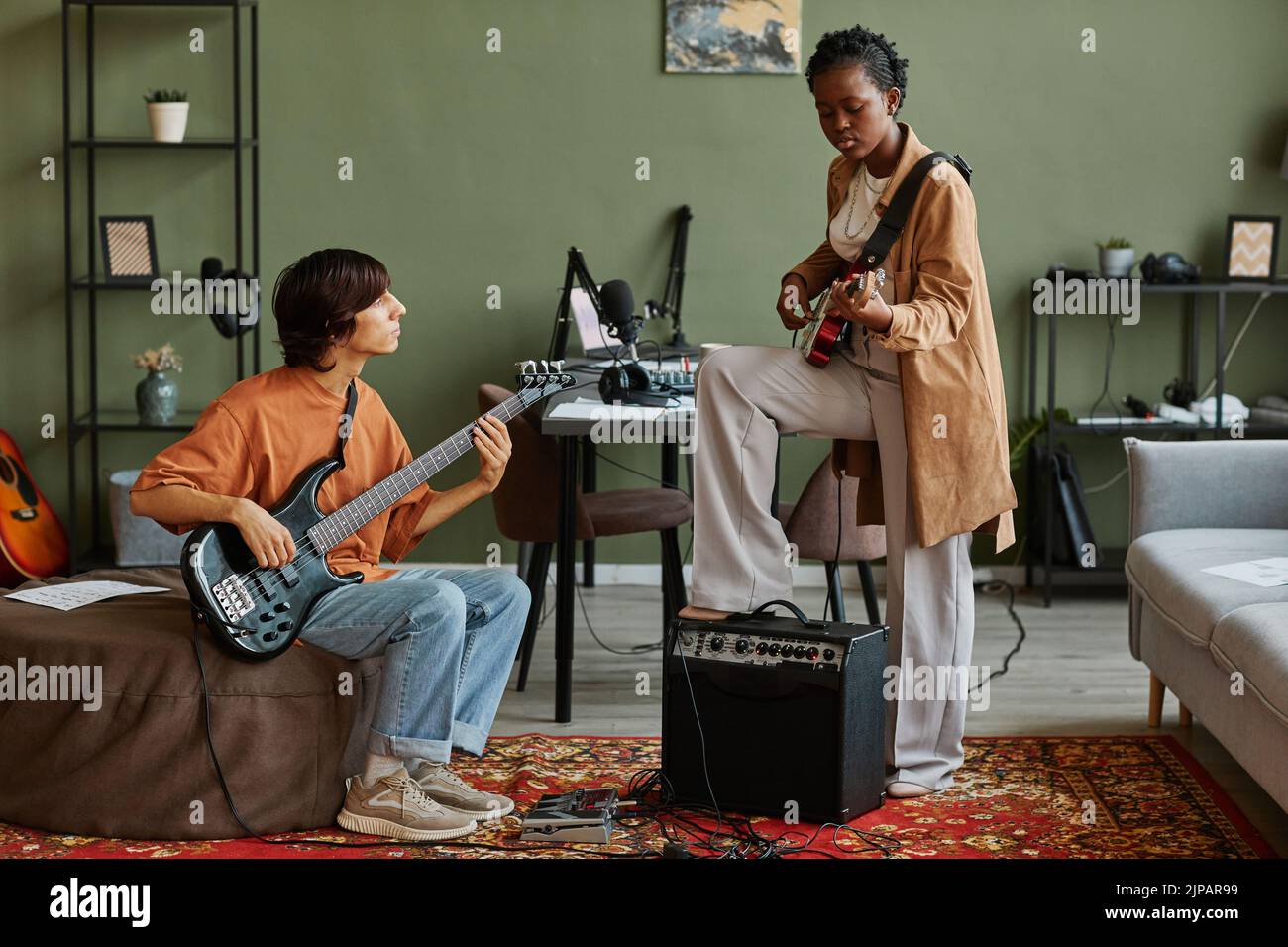 African guitars hi-res stock photography and images - Alamy