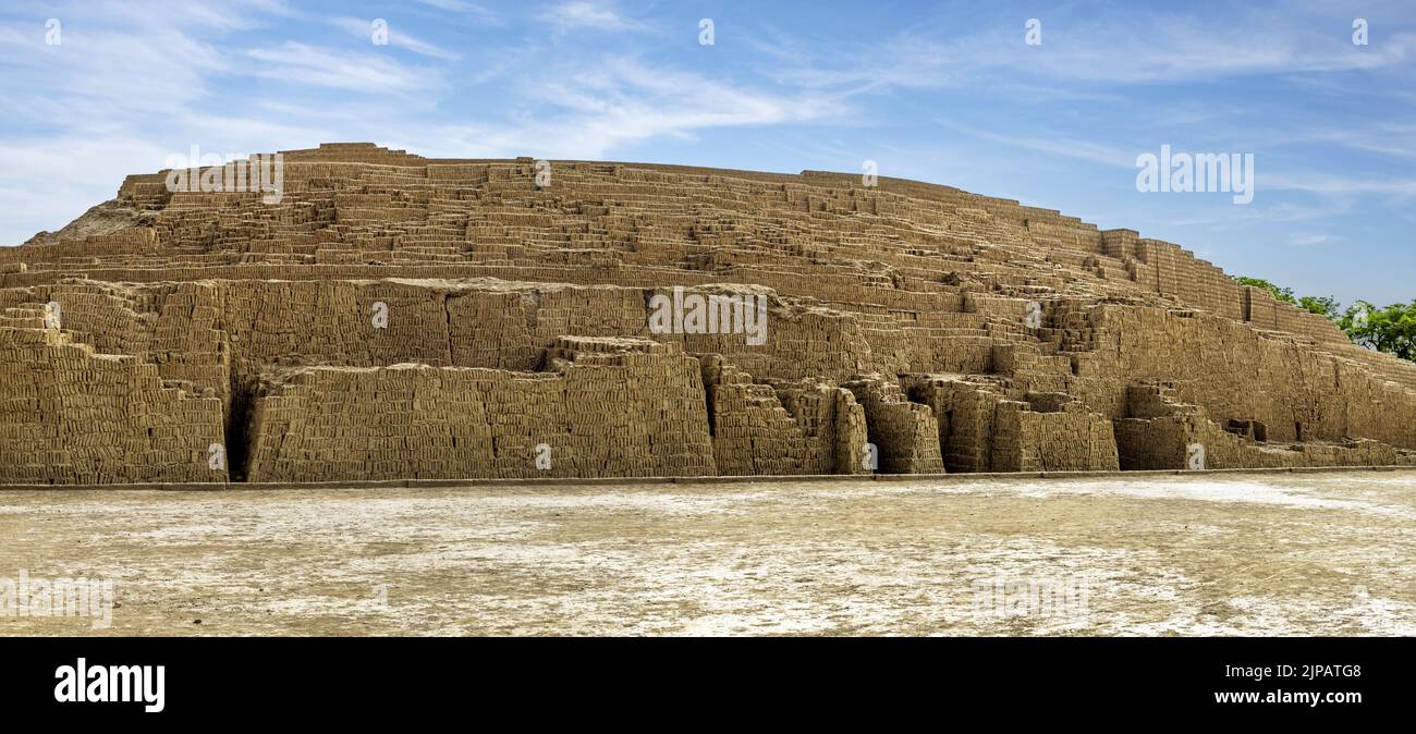 Ruins of pyramid Huaca Pucllana in Lima Stock Photo - Alamy