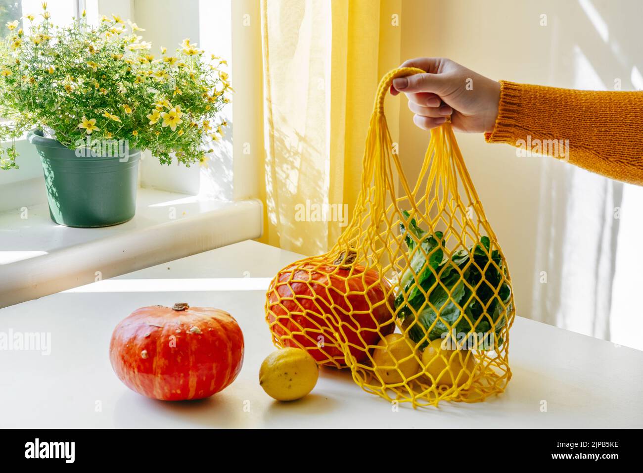 Grocery store interior top view hi-res stock photography and images - Alamy