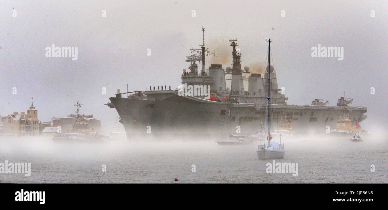 HMS ARK ROYAL ARRIVES IN PORTSMOUTH FOR THE LAST TIME. PIC MIKE WALKER ...