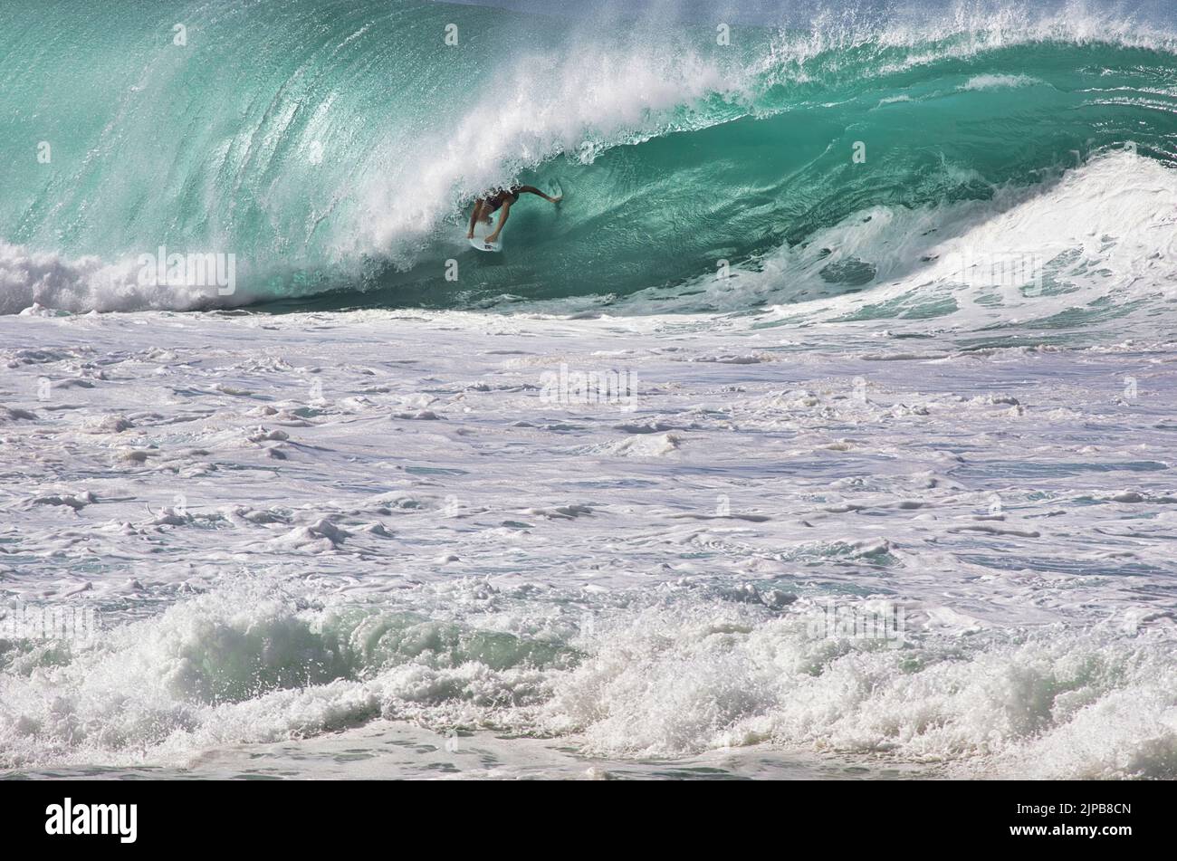 Extreme wave hi-res stock photography and images - Alamy