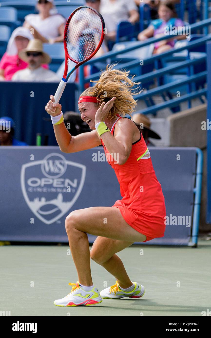 Mason, Ohio, USA. 16th Aug, 2022. Marie Bouzkova (CZE) in action during ...