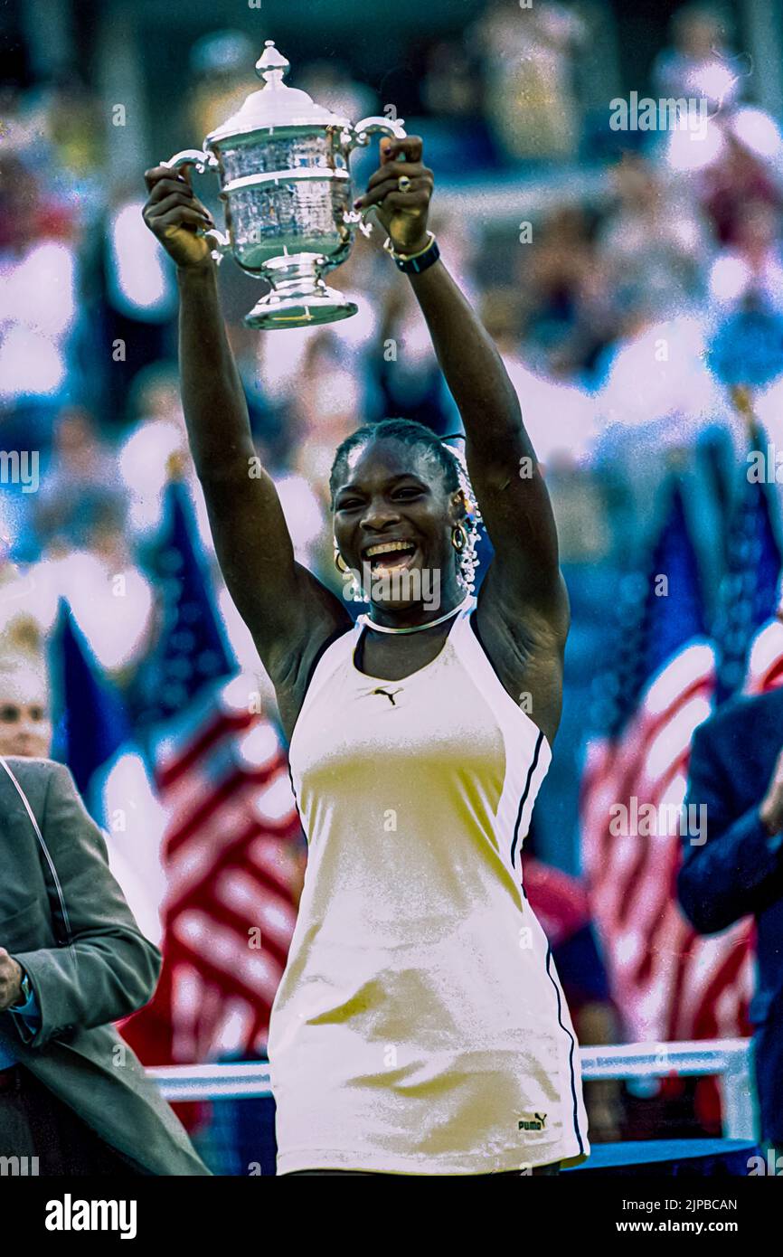 Serena Williams wins her first Grand Slam Tennis at the 1999 US Open ...