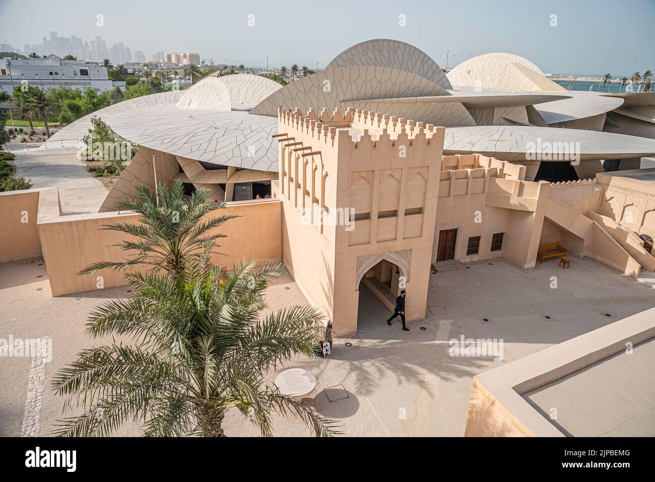 Qatar 2022 building hi-res stock photography and images - Alamy