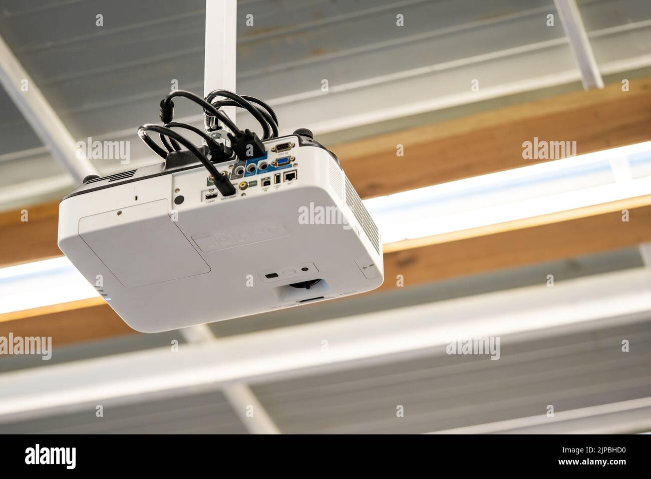 White Projector Hang it on the ceiling in the middle of the meeting ...