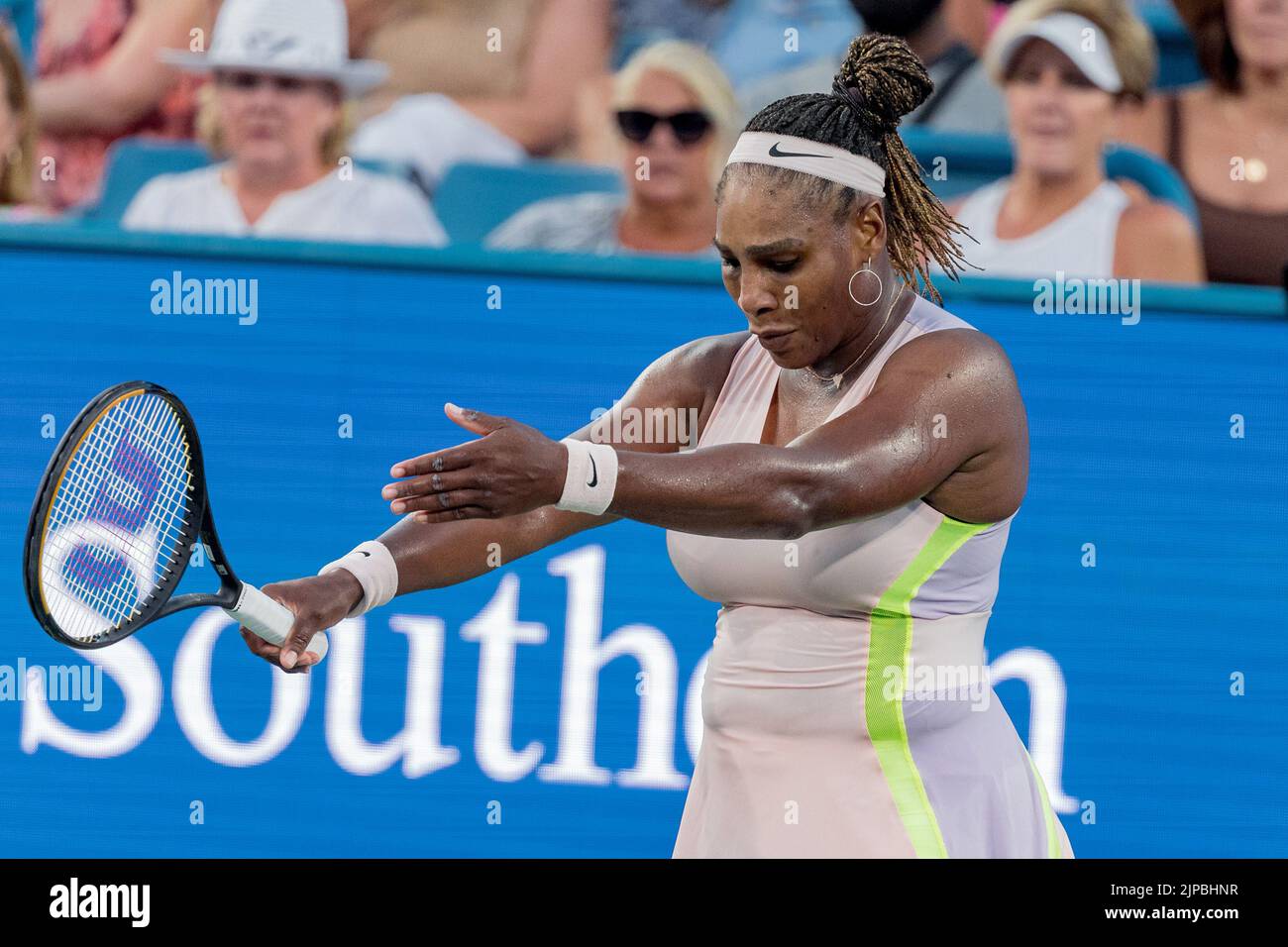 Mason, Ohio, USA. 16th Aug, 2022. Serena Williams (USA) in action ...