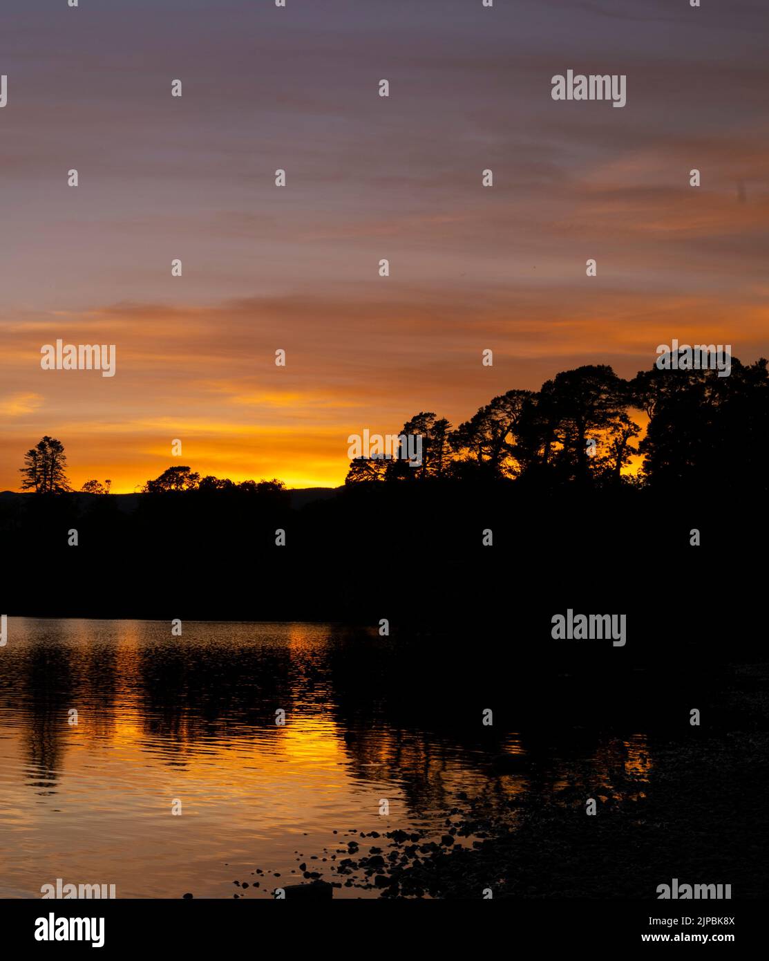 Beautiful lakeside hi-res stock photography and images - Alamy