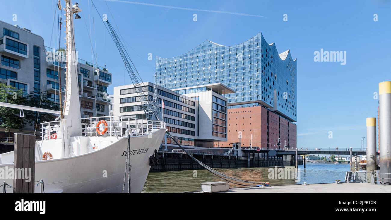 Hamburg, Germany. 15th Aug, 2022. View of the Elbphilharmonie from ...
