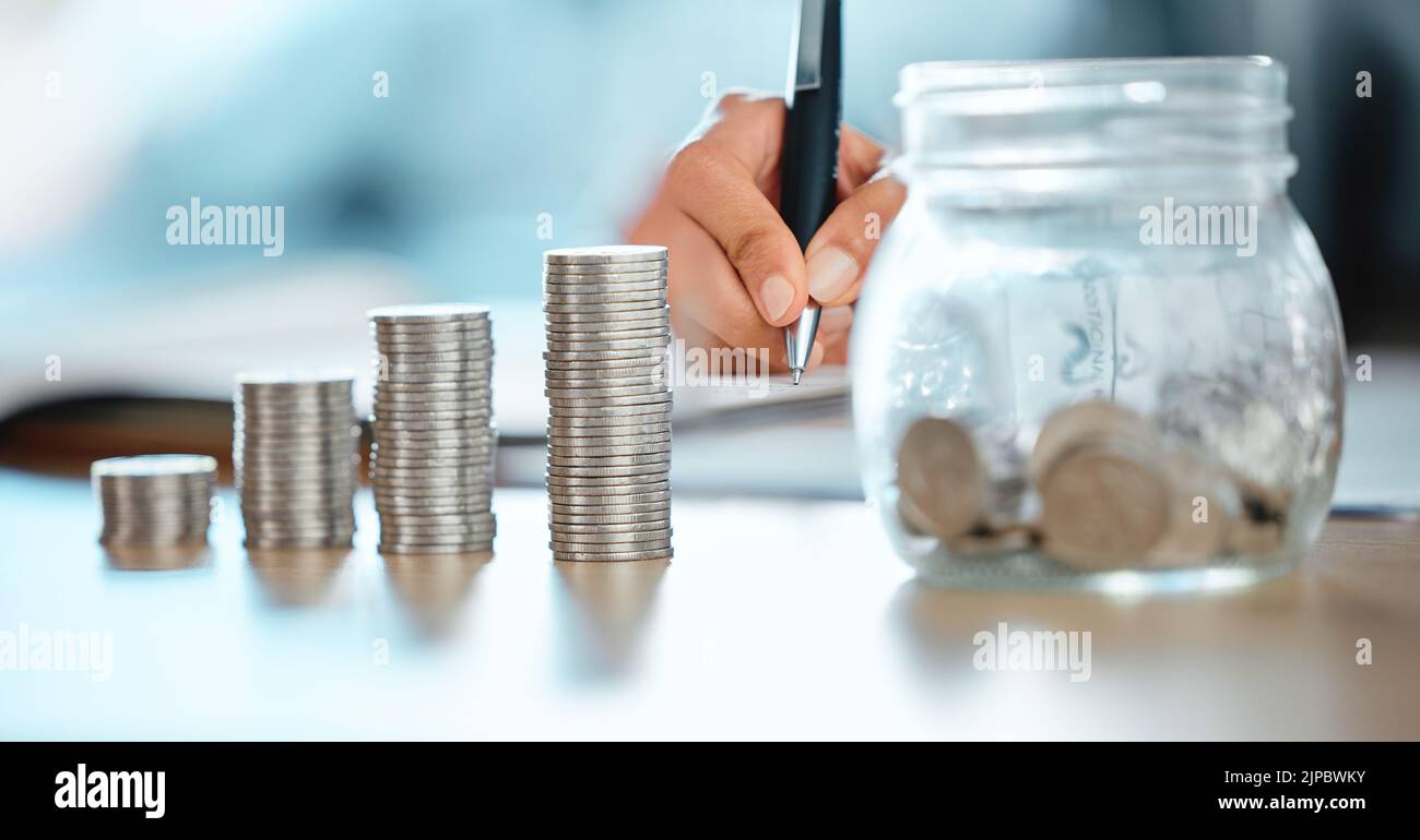 Bank teller hi-res stock photography and images - Alamy