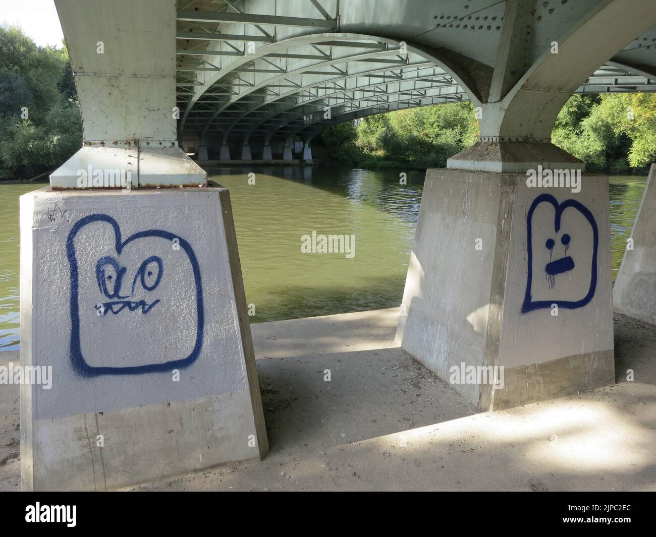 Thames Path National Trail. Long-distance trail. The River Thames ...