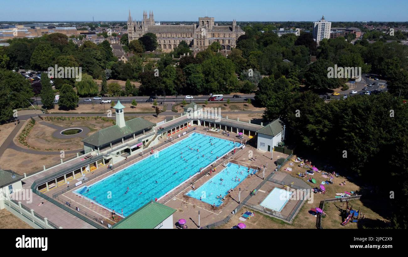 Peterborough, UK. 11th Aug, 2022. Peterborough Lido outdoor swimming ...