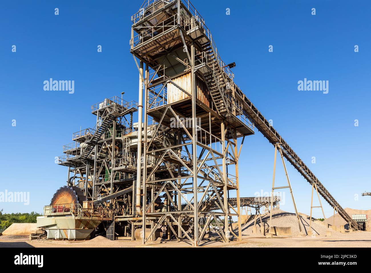 View limestone quarry cement hi-res stock photography and images - Alamy